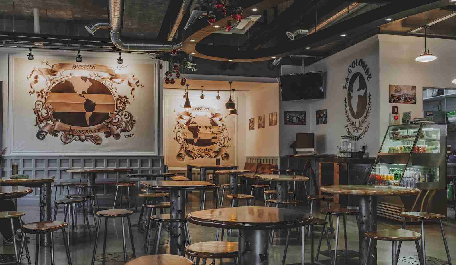 What Does Being a Restaurant Server At an Expo Mean? - 6TopCharlie