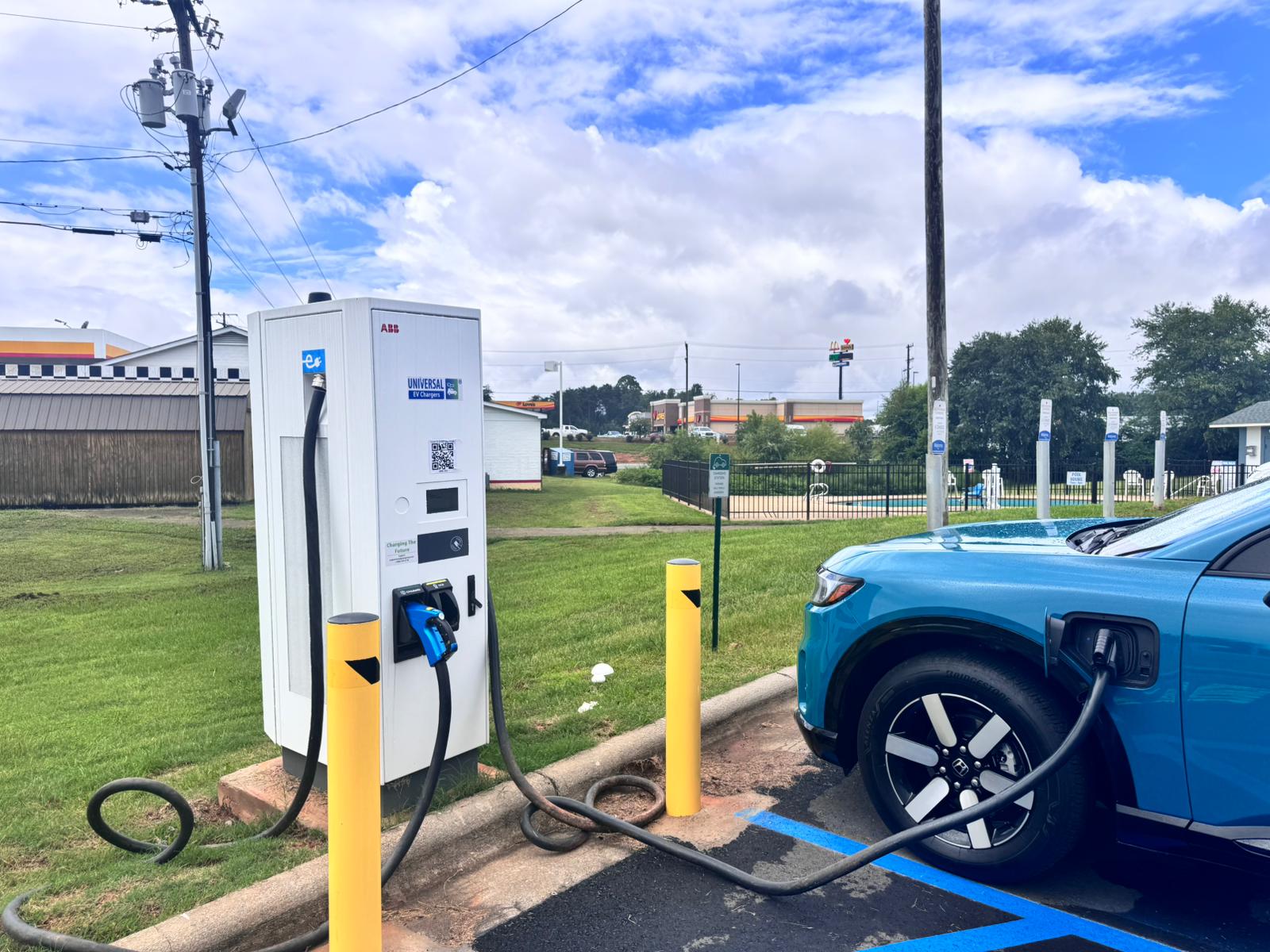 Universal EV Chargers Scales Driver-First DC Fast Charging in 2025 ...