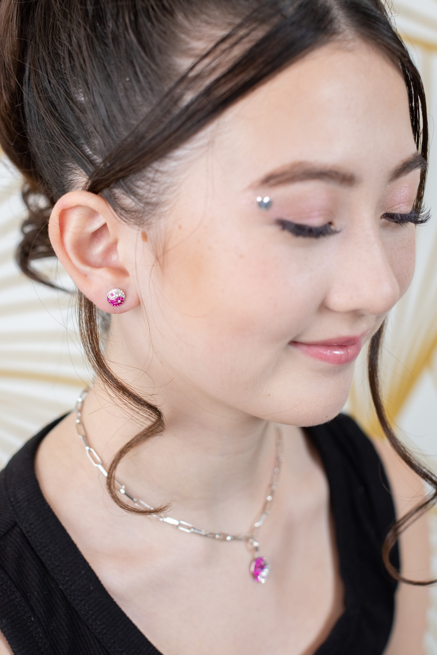 Annie & Sisters and Scarlett Bella Song Create Exclusive Teen Jewelry ...