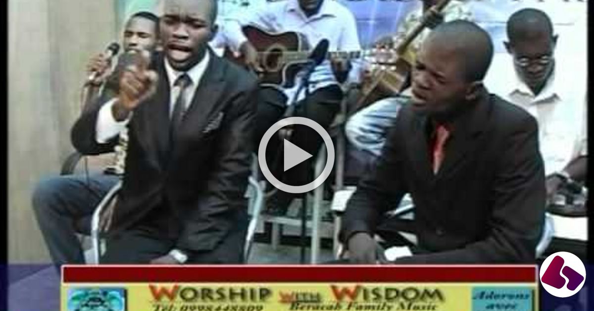 Son Nom est Jesus accords