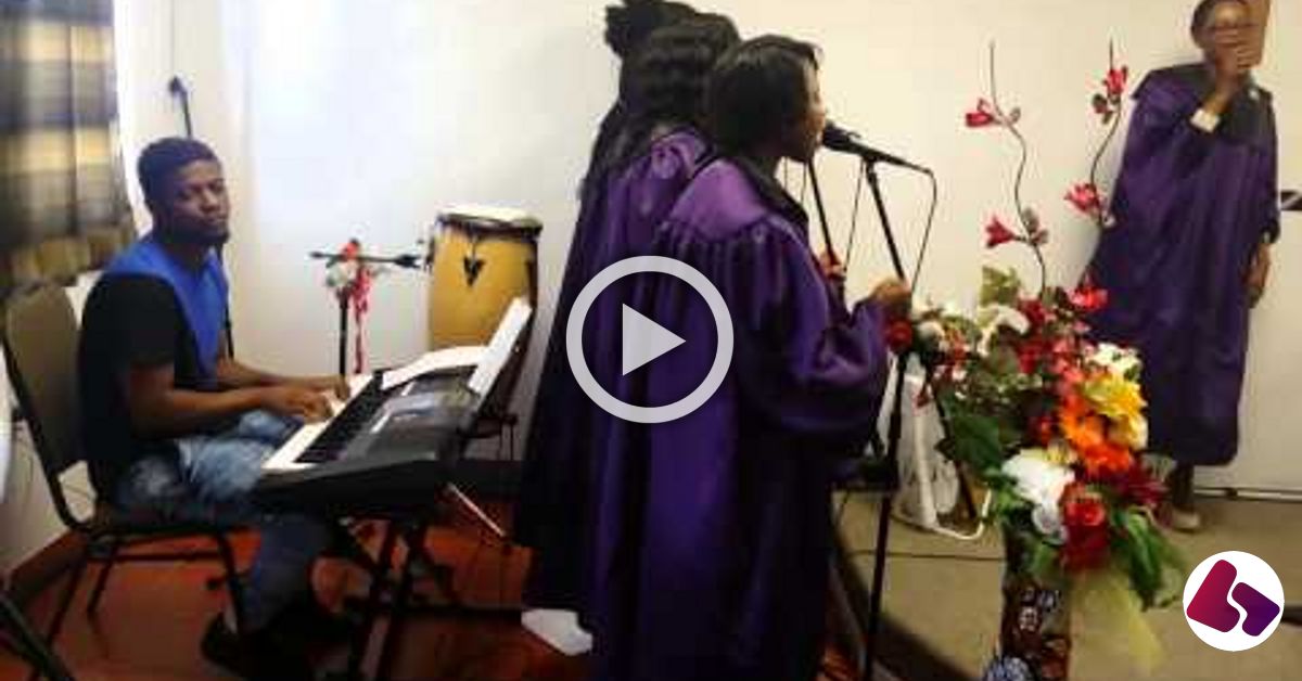 Yezu azali awa, Jesus-Christ est parmi nous paroles accords