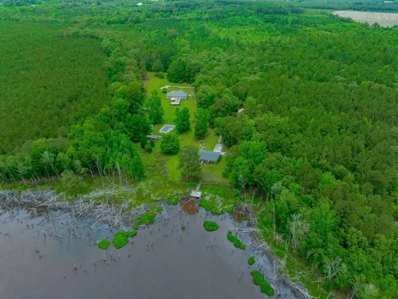 Hannah Pond Retreat | Acres