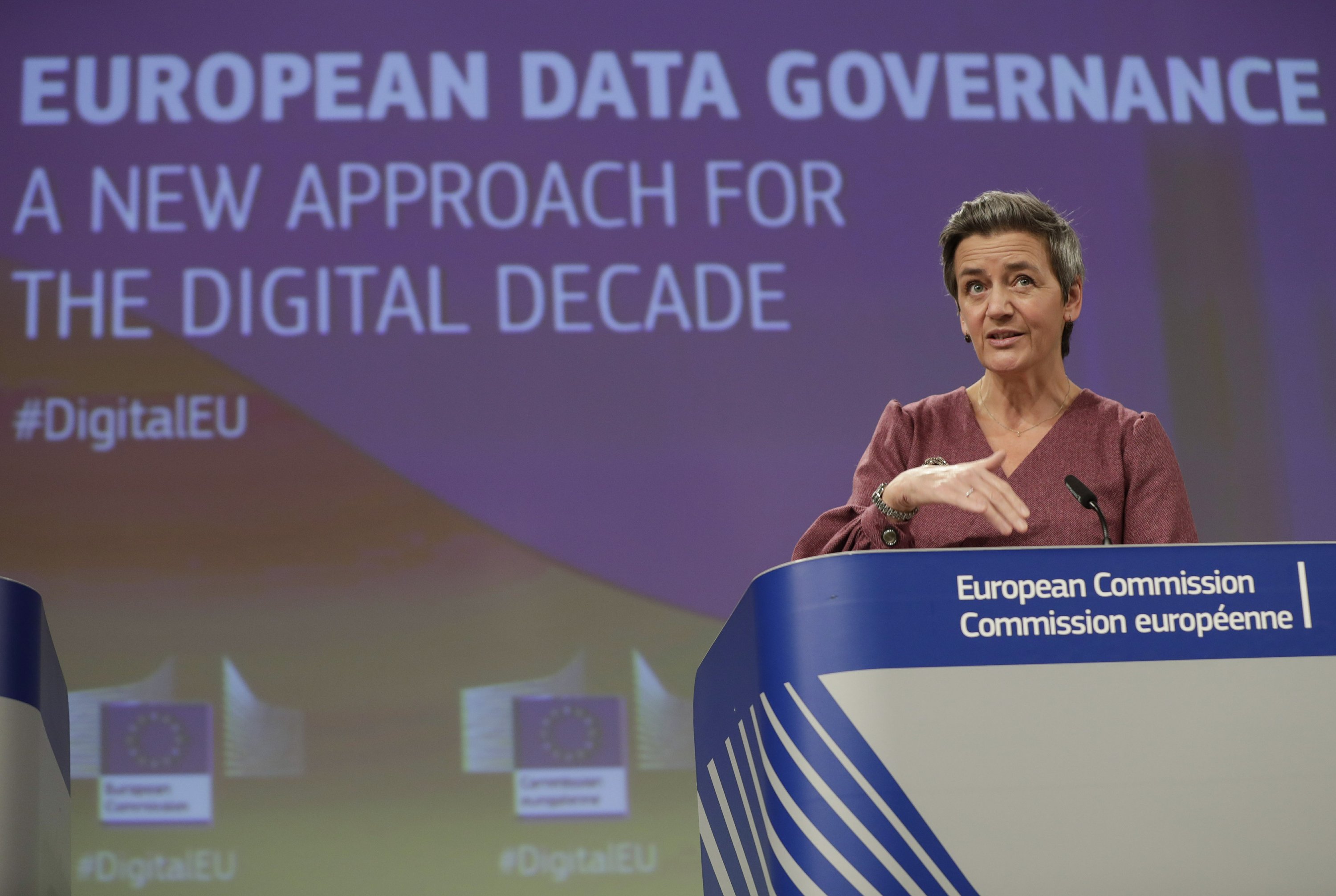 EU plans new rules giving Europeans more control of data | AP News