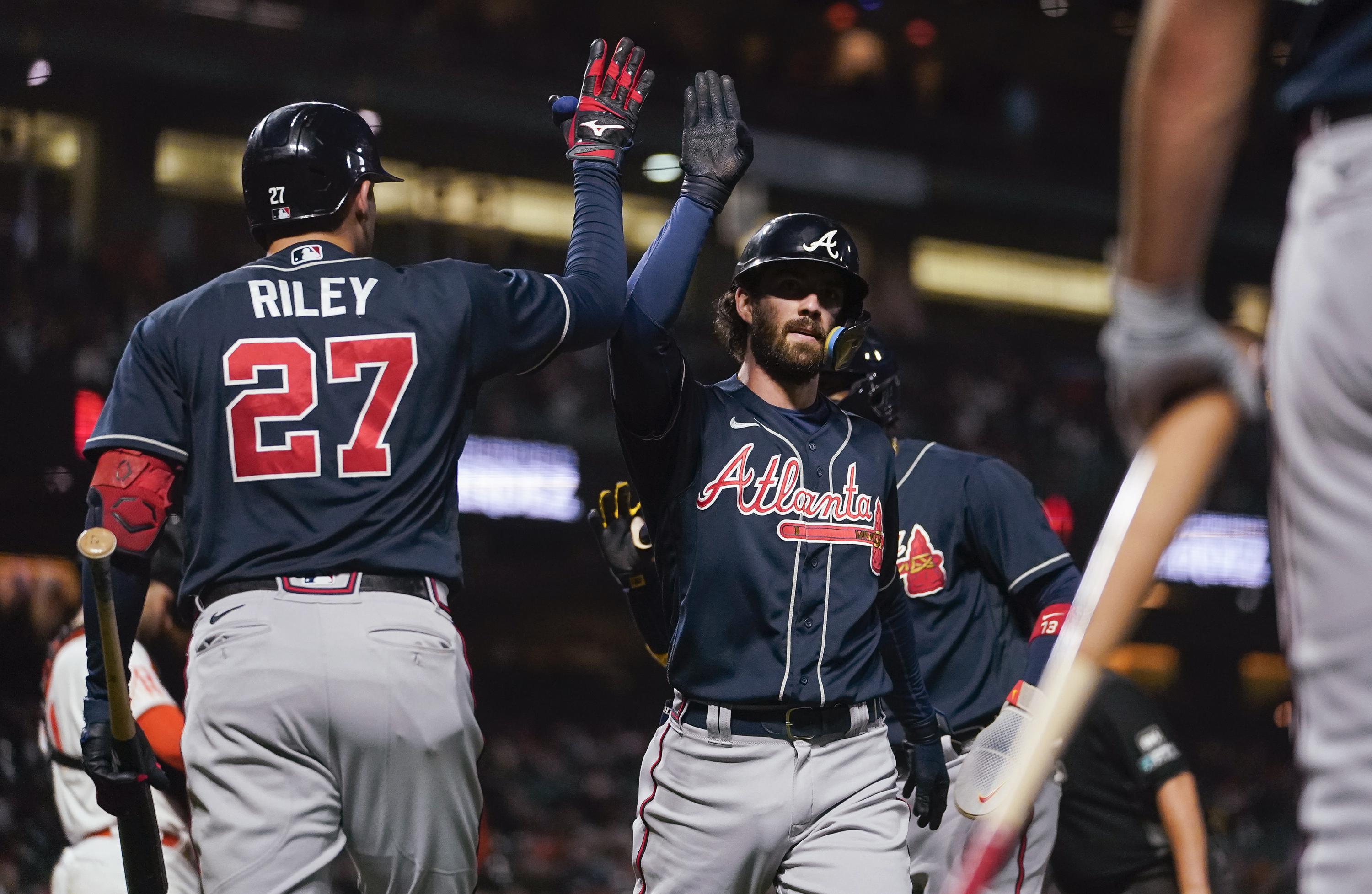 Wright earns 18th win, Braves beat Giants 5-1, gain on Mets | AP News