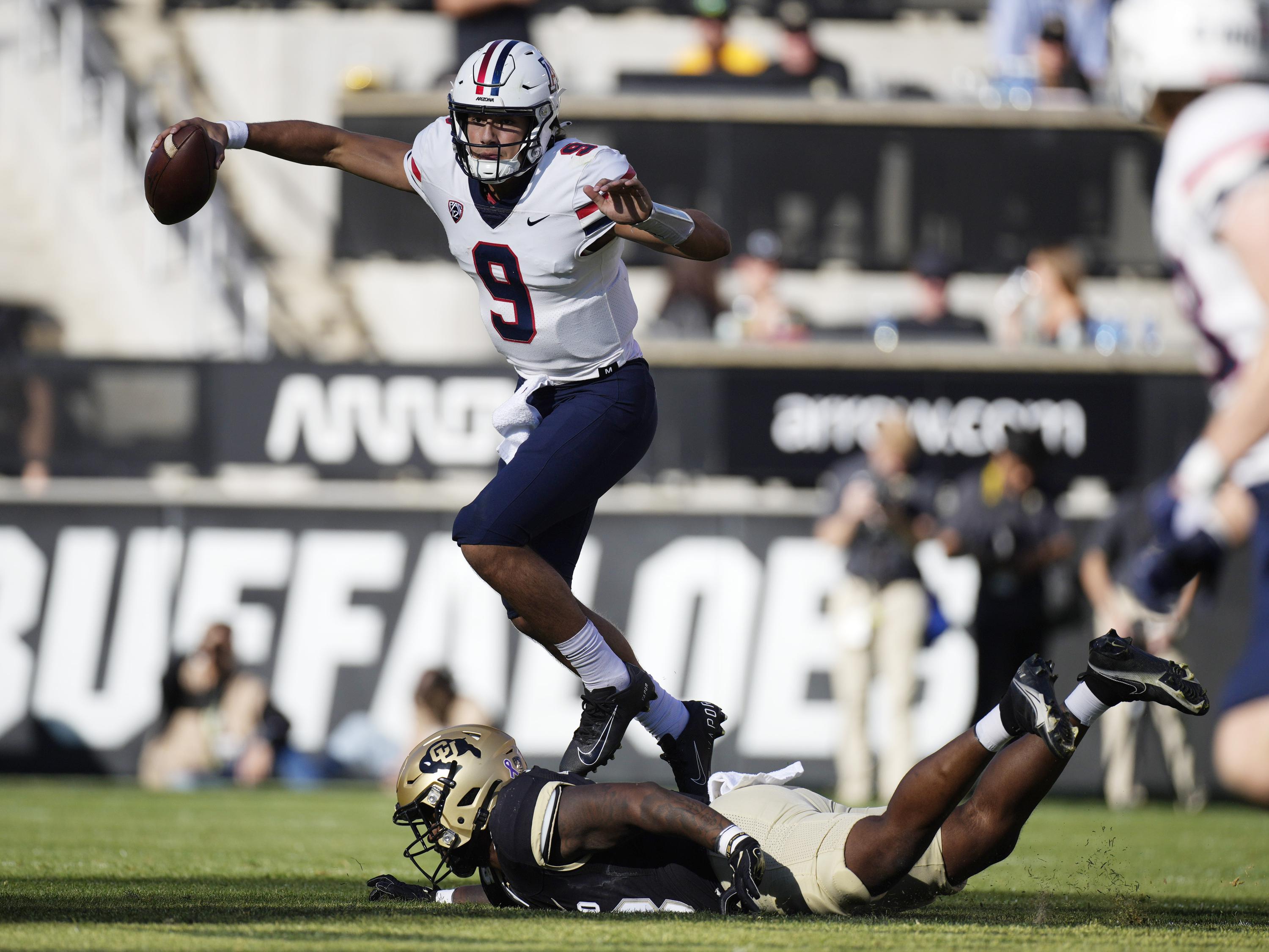 Arizona QB Cruz out for rest of season with thumb injury | AP News