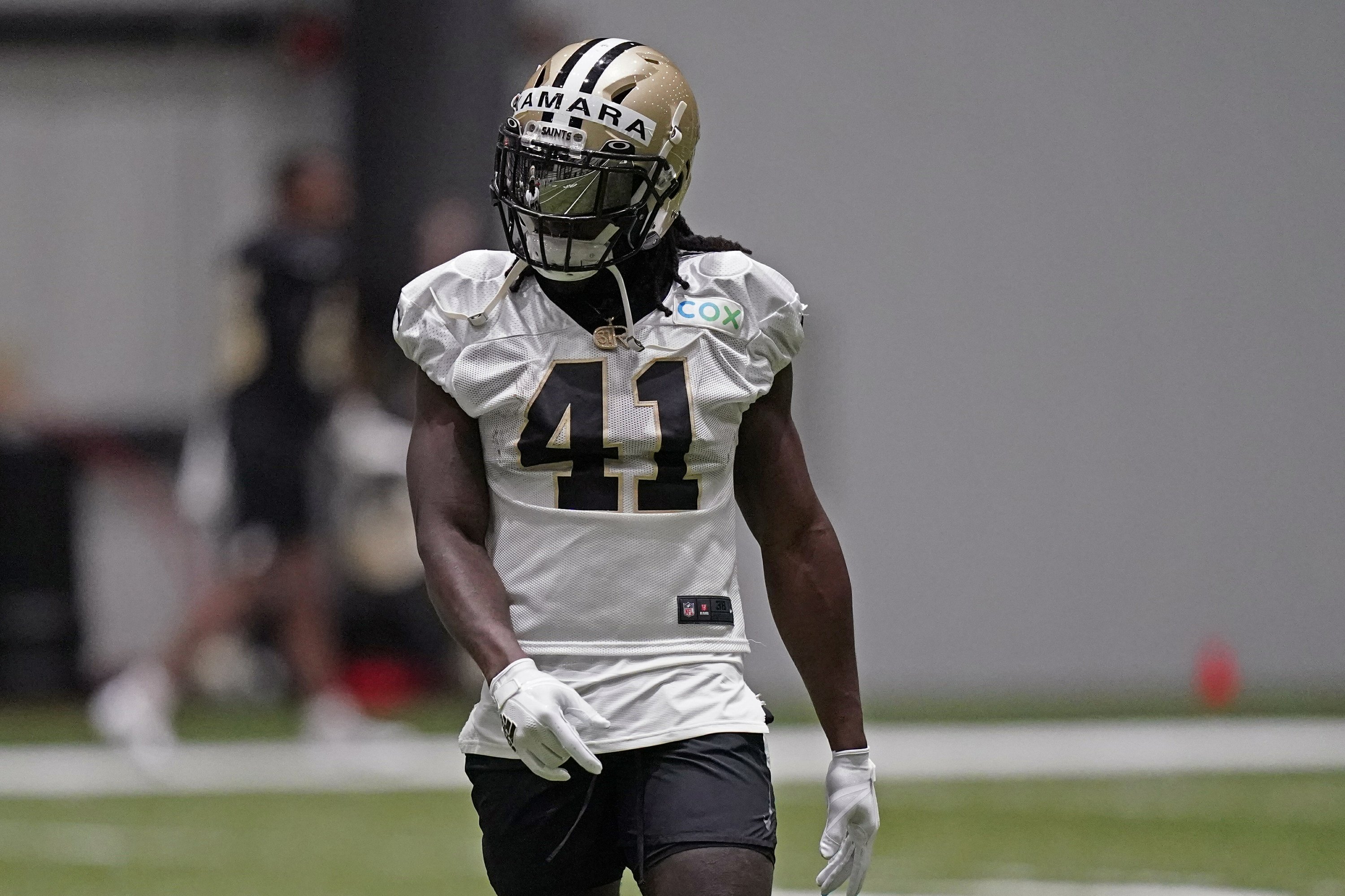 Kamara vuelve a entrenar, en medio de negociación contratual | AP News