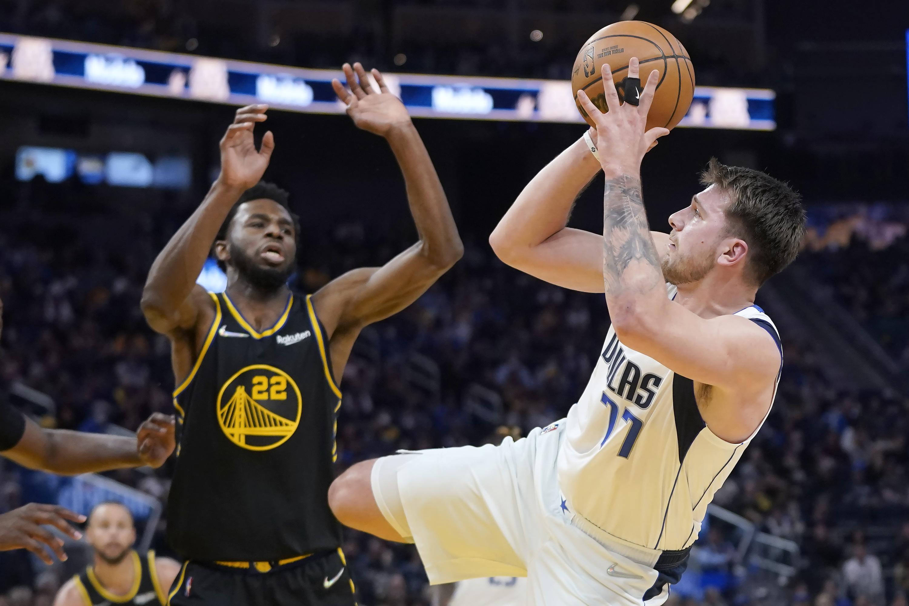 Mavericks vencen 107-101 a Warriors con gran remontada | AP News