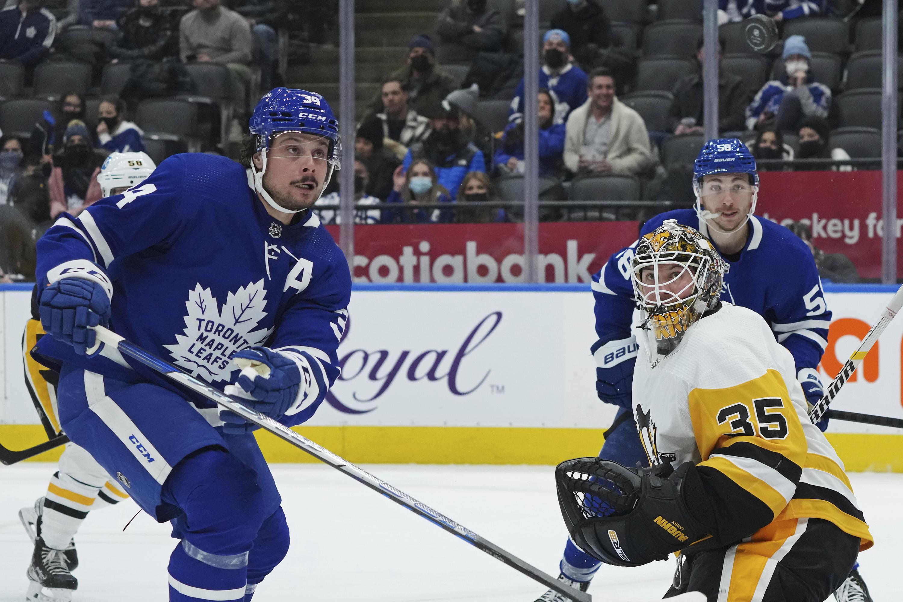 Leafs, Raptors owner to discontinue fan proof of vaccination | AP News