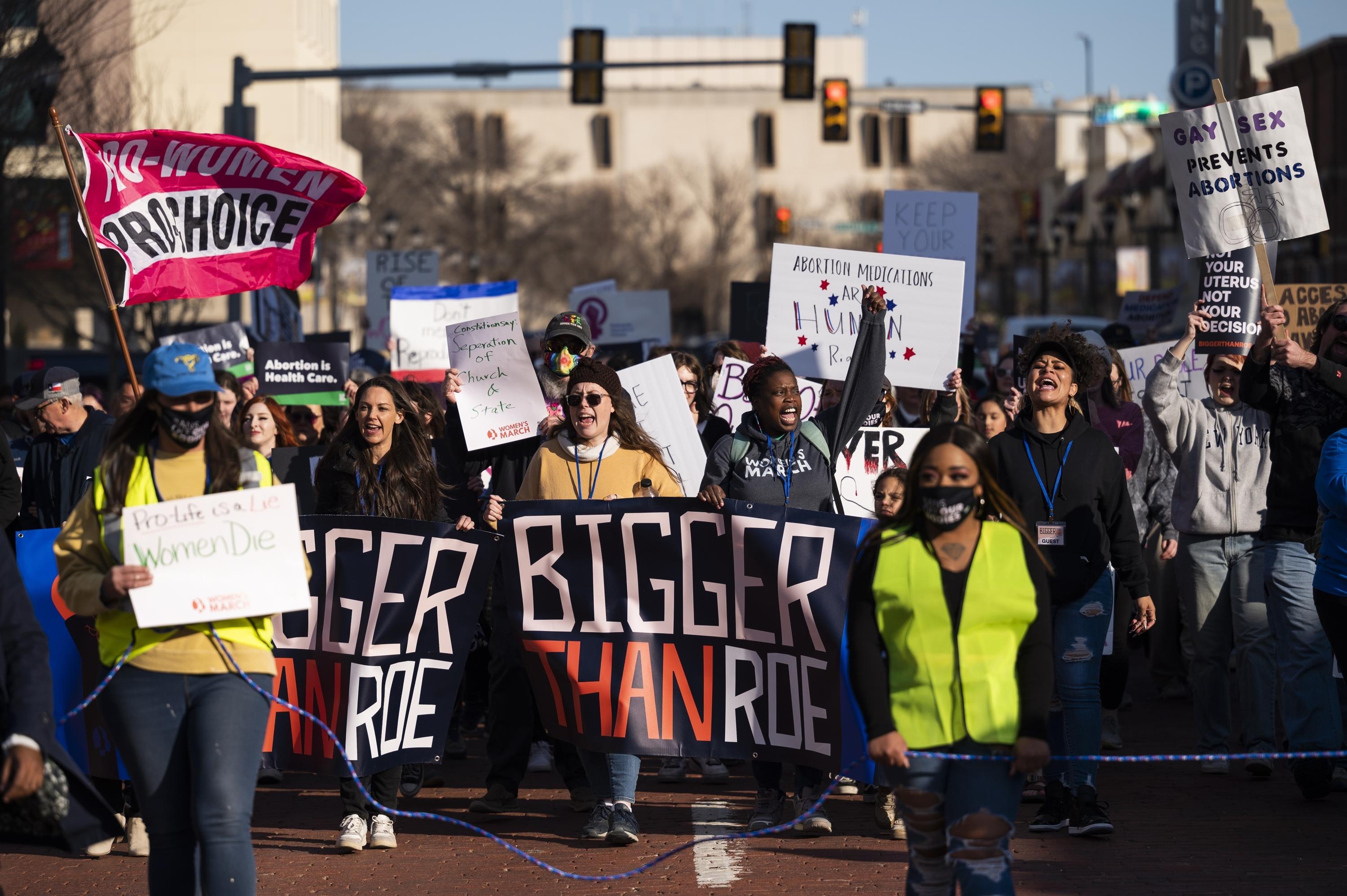 Texas man suing over abortion accused of abuse in court docs | AP News