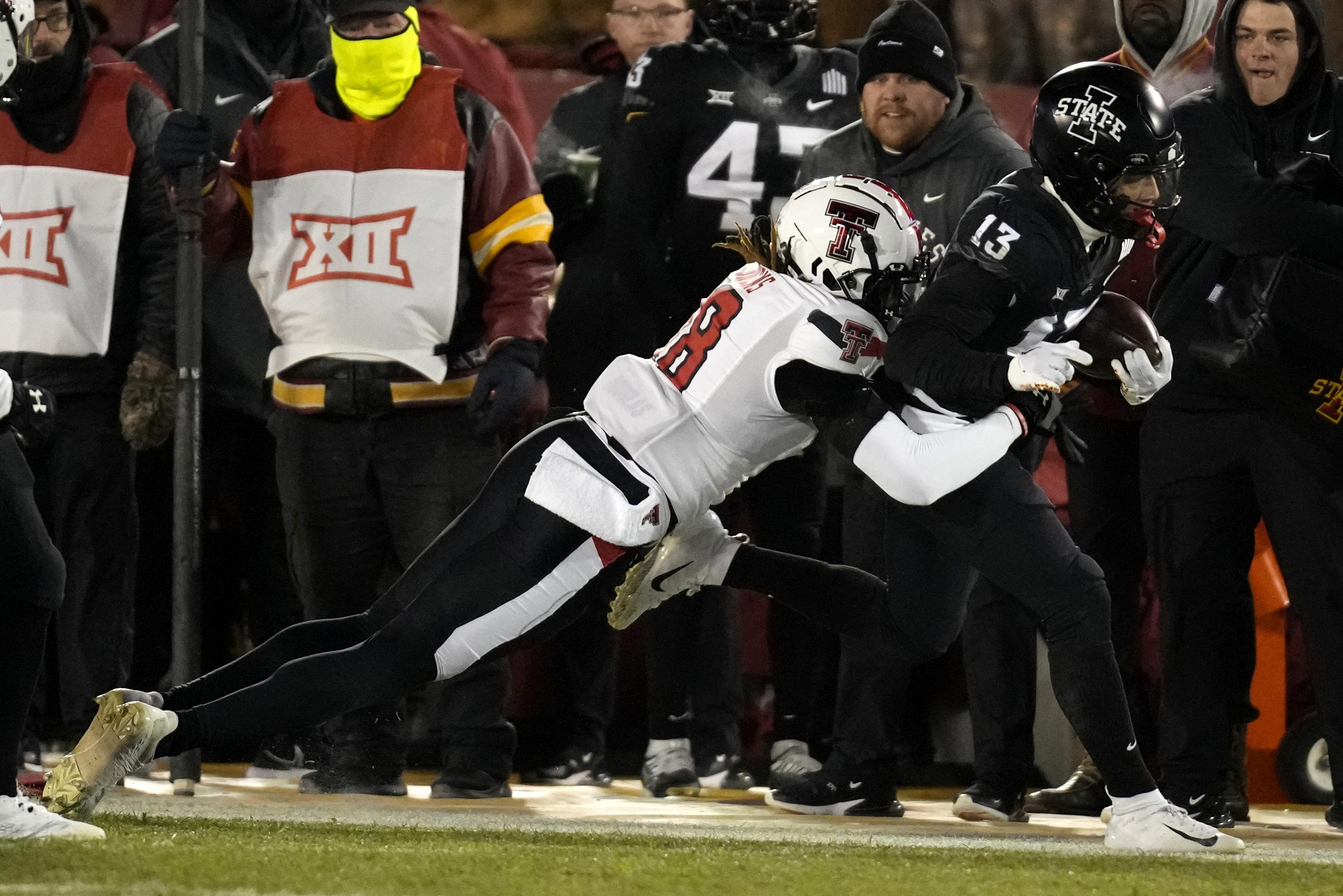 Texas Tech scores late touchdown to beat Iowa State 14-10 | AP News