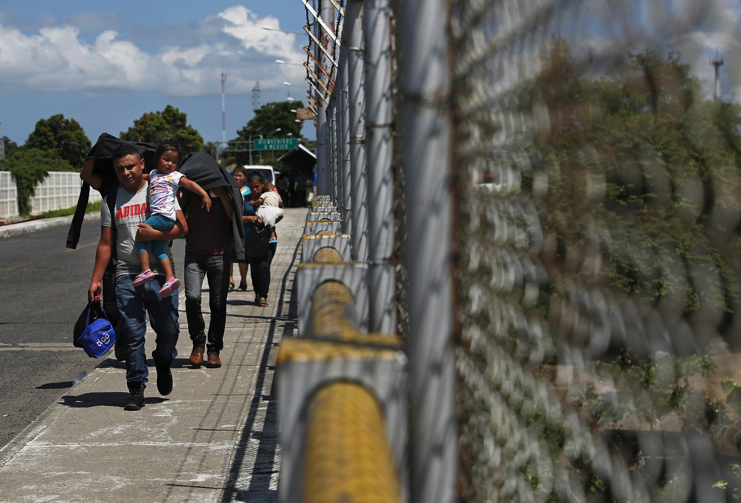 Mexico plans border 'unity' rally, nabs 2 migrant activists | AP News