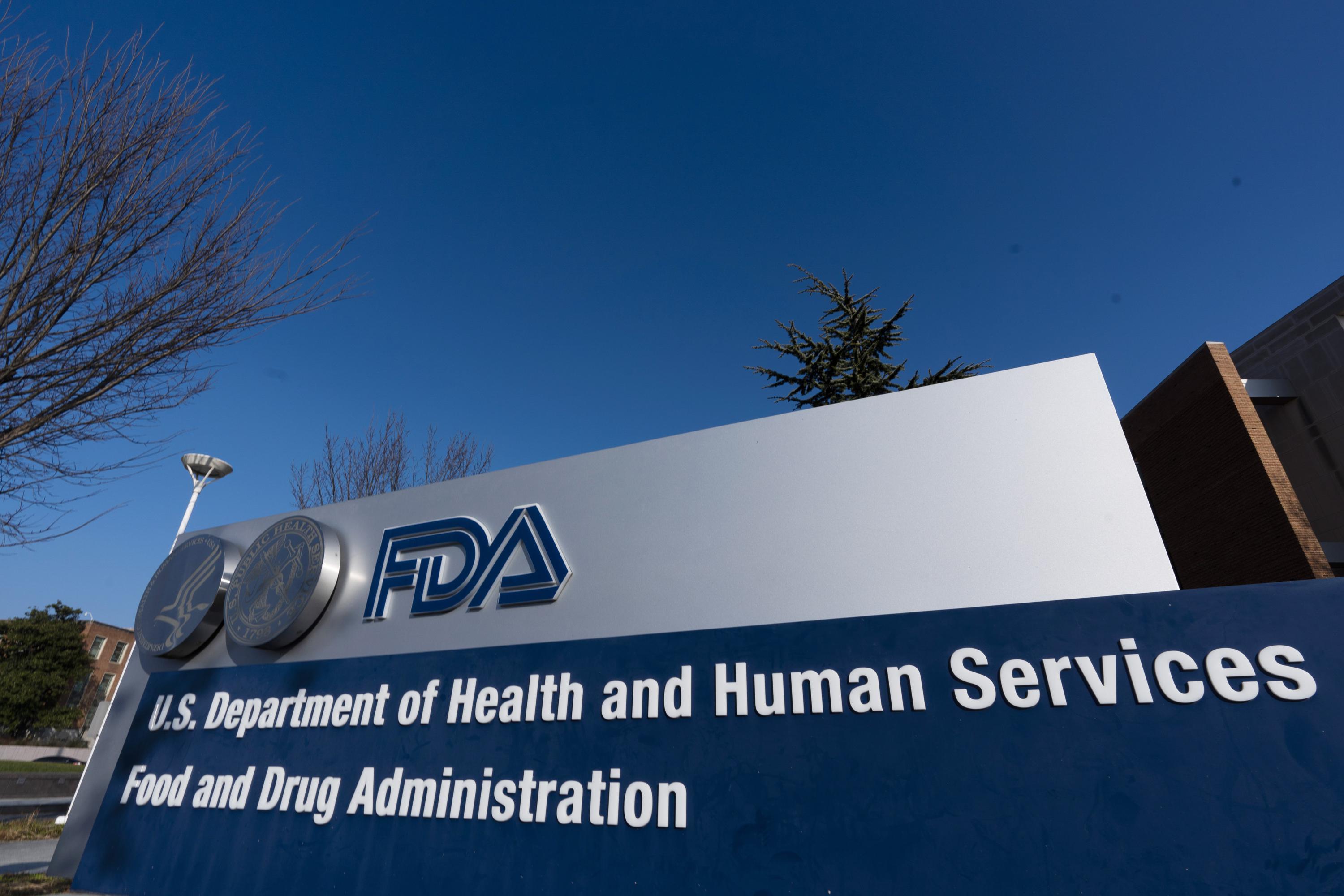 FDA panel narrowly sides against experimental ALS drug | AP News