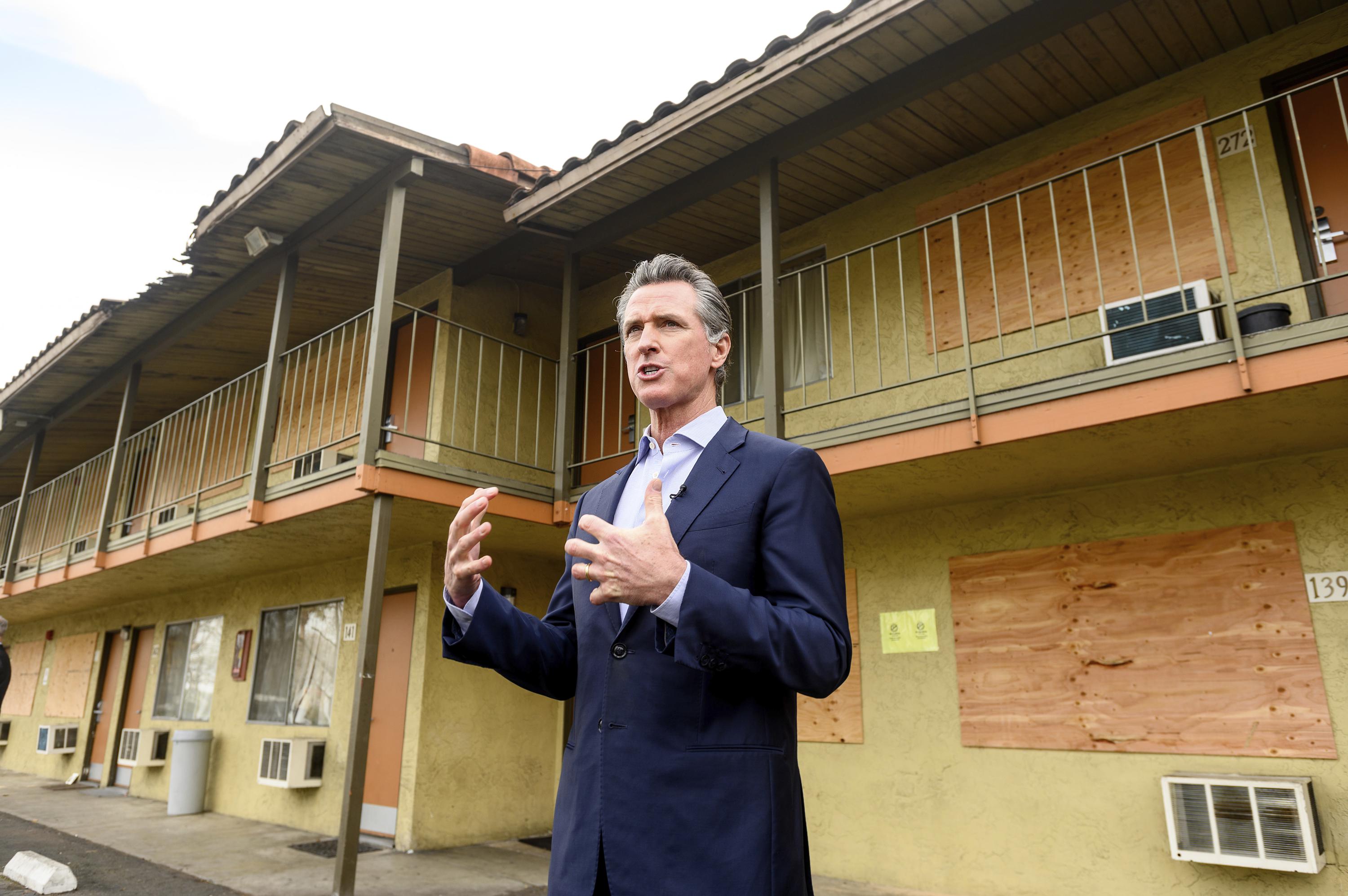 'Do better': Newsom pauses $1B in homelessness spending | AP News