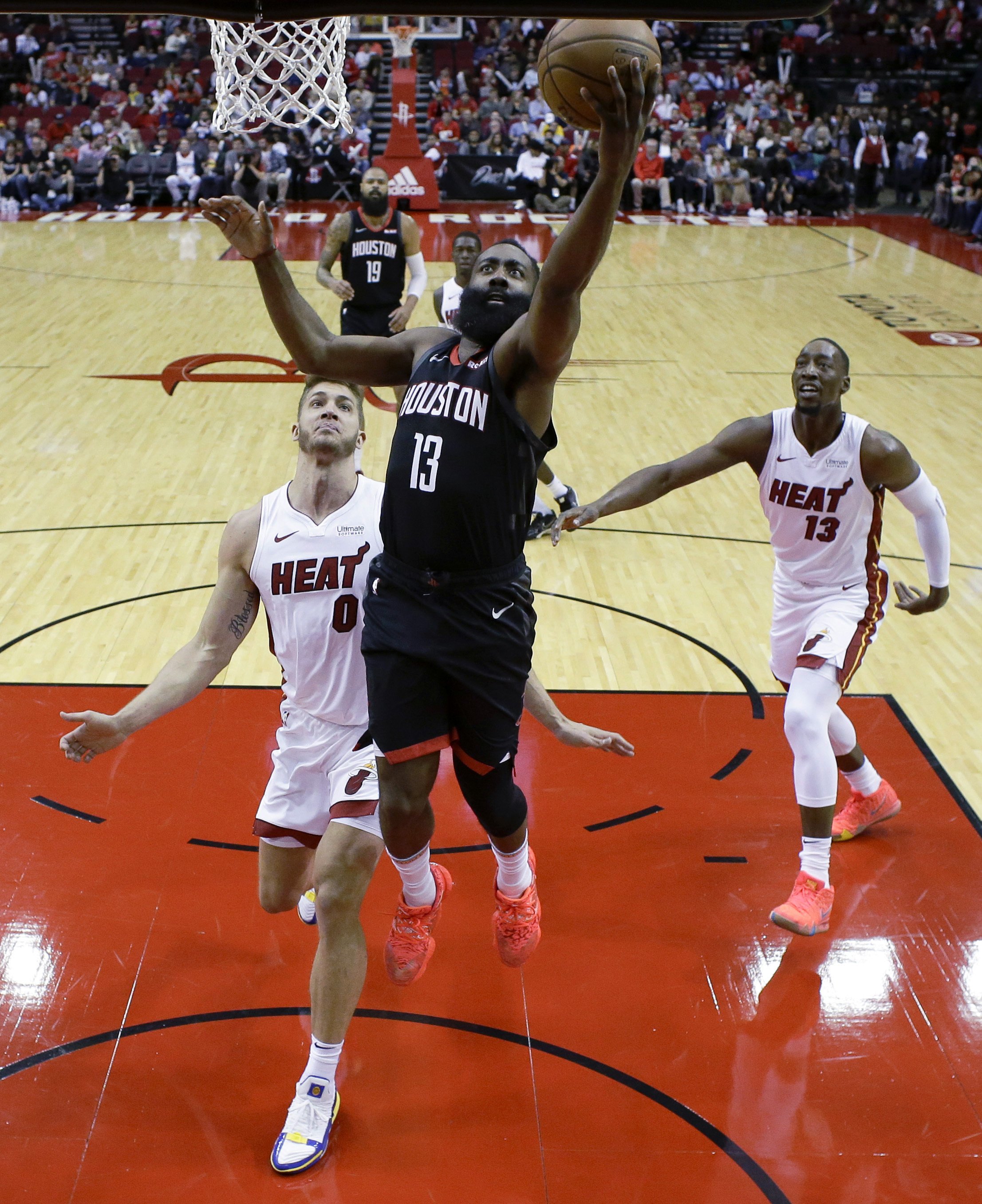 Harden y Westbrook lideran triunfo de los Rockets | AP News