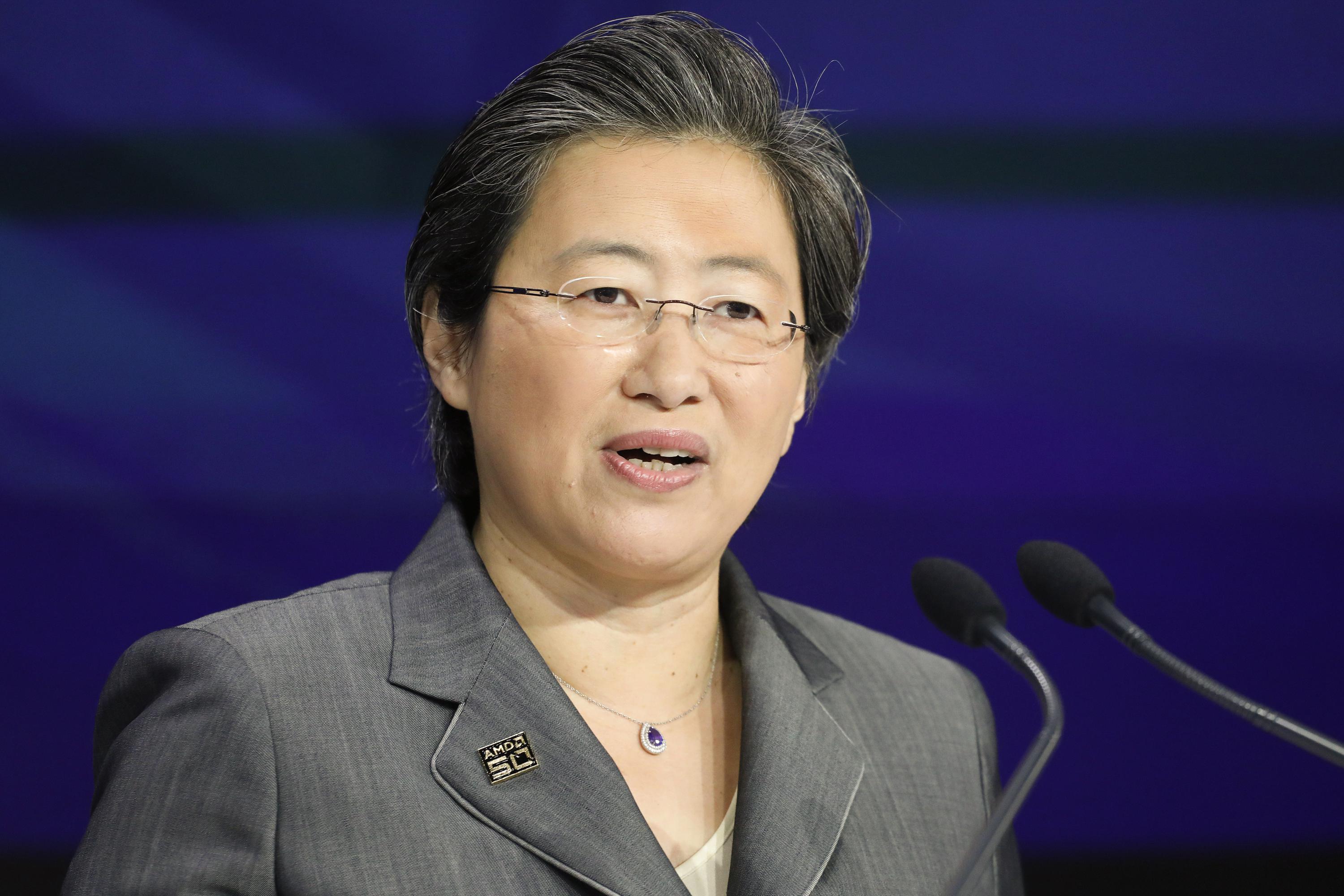 Pay for female CEOs rose 26% in 2021, but ranks remain small | AP News