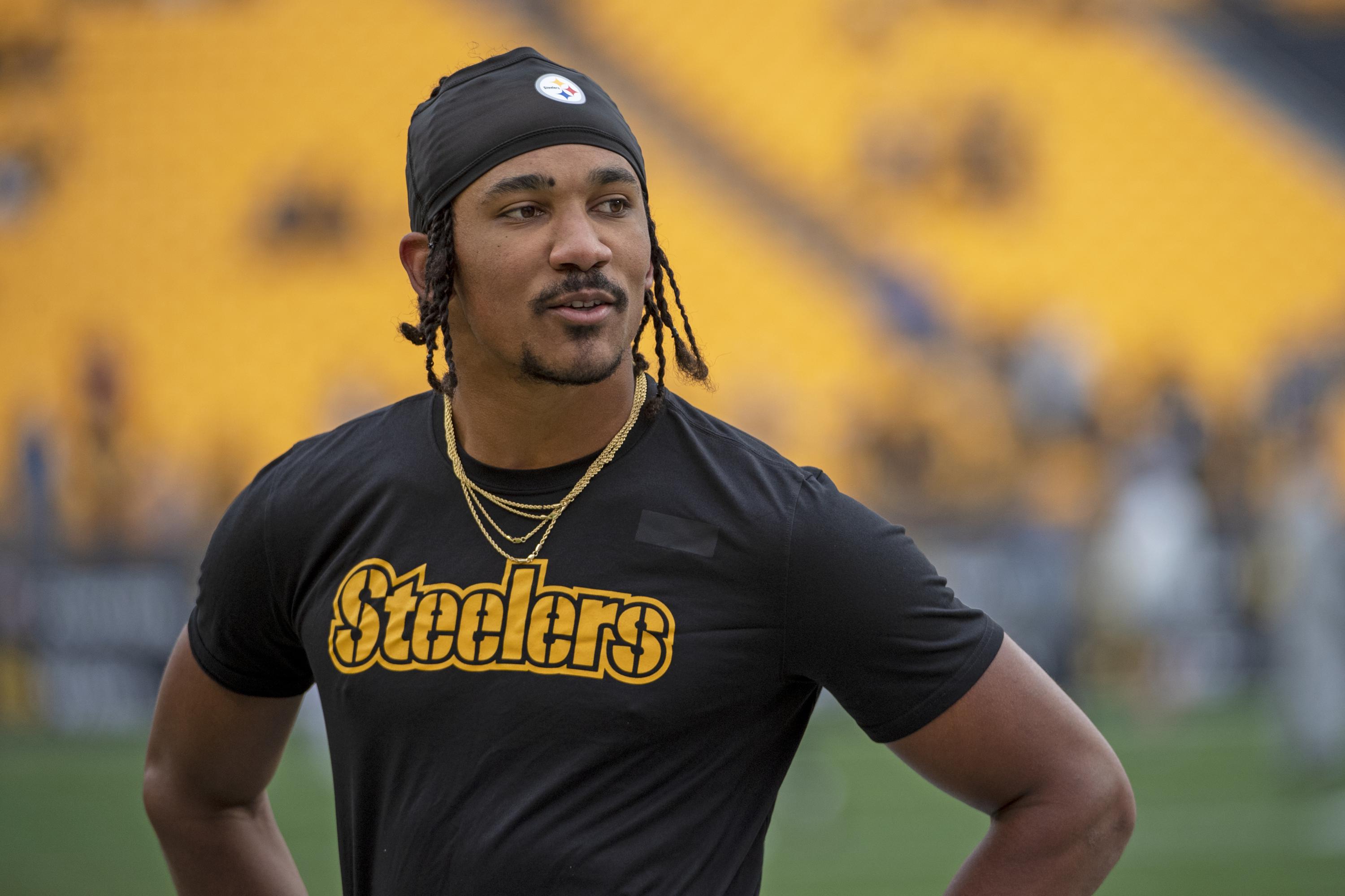 Steelers CB Witherspoon cashes in on breakout season | AP News