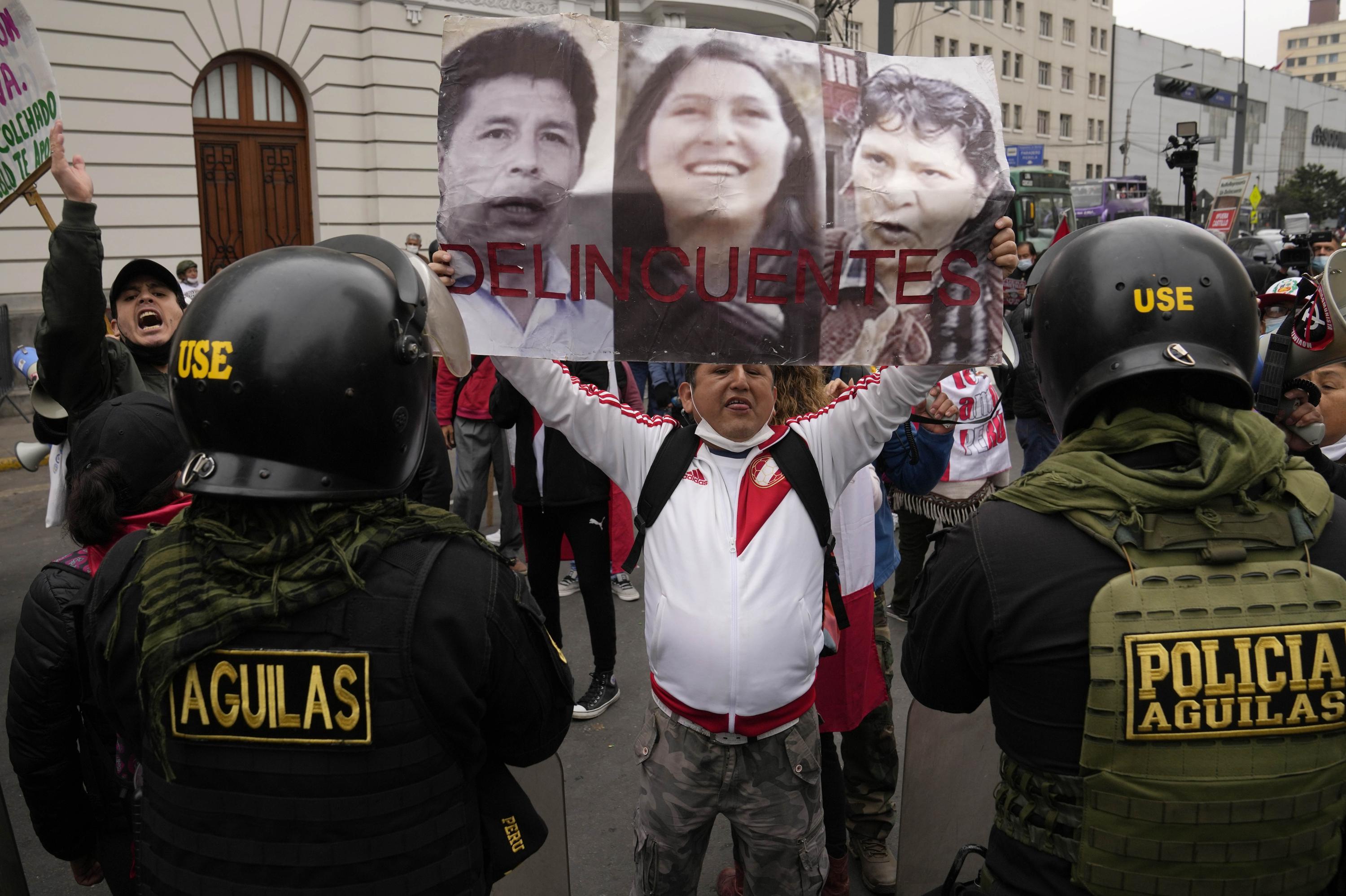 Perú: Juez ordena 2,5 años de cárcel a "hija" del presidente | AP News