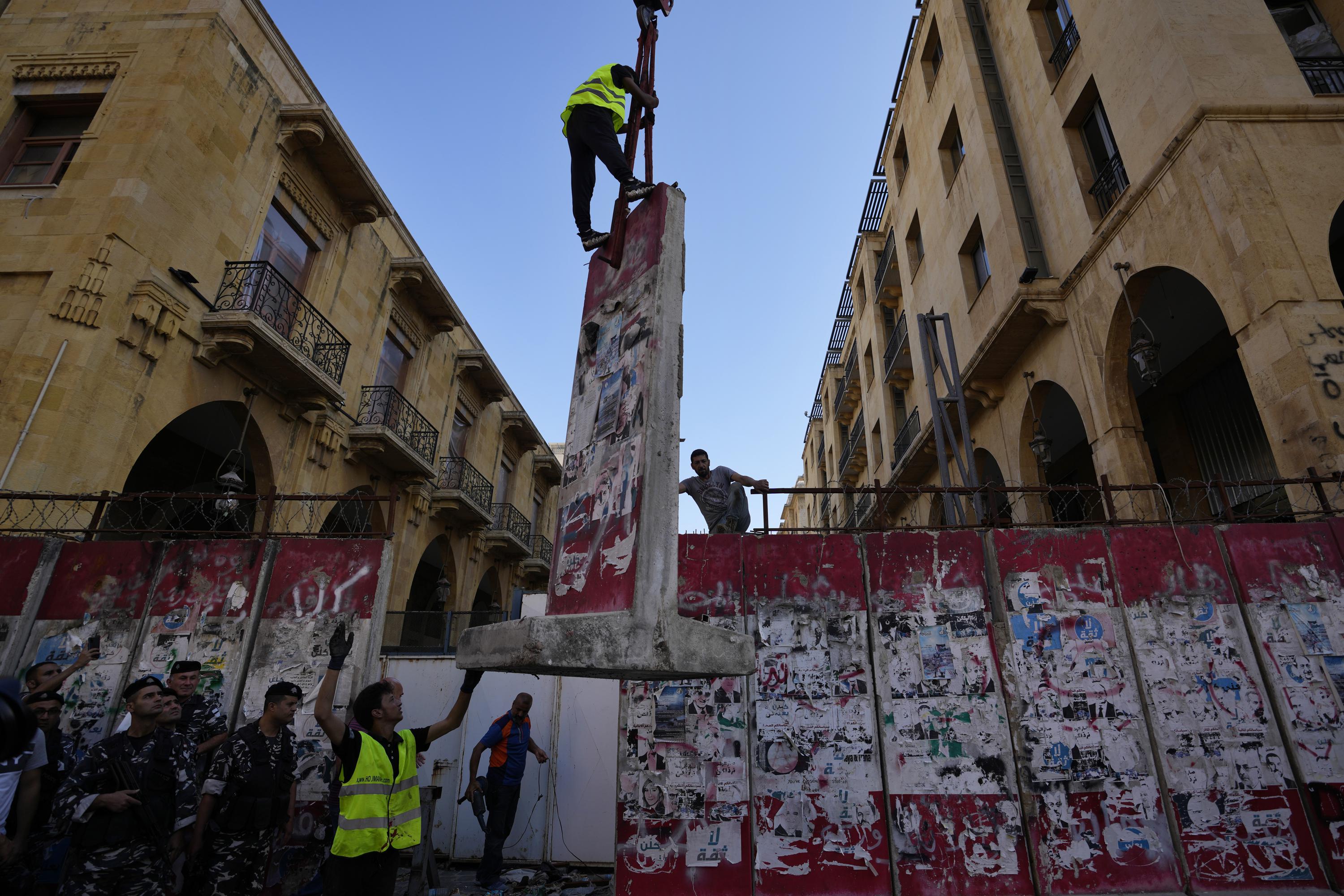 Lebanon currency hits new low after vote, crisis deepens | AP News