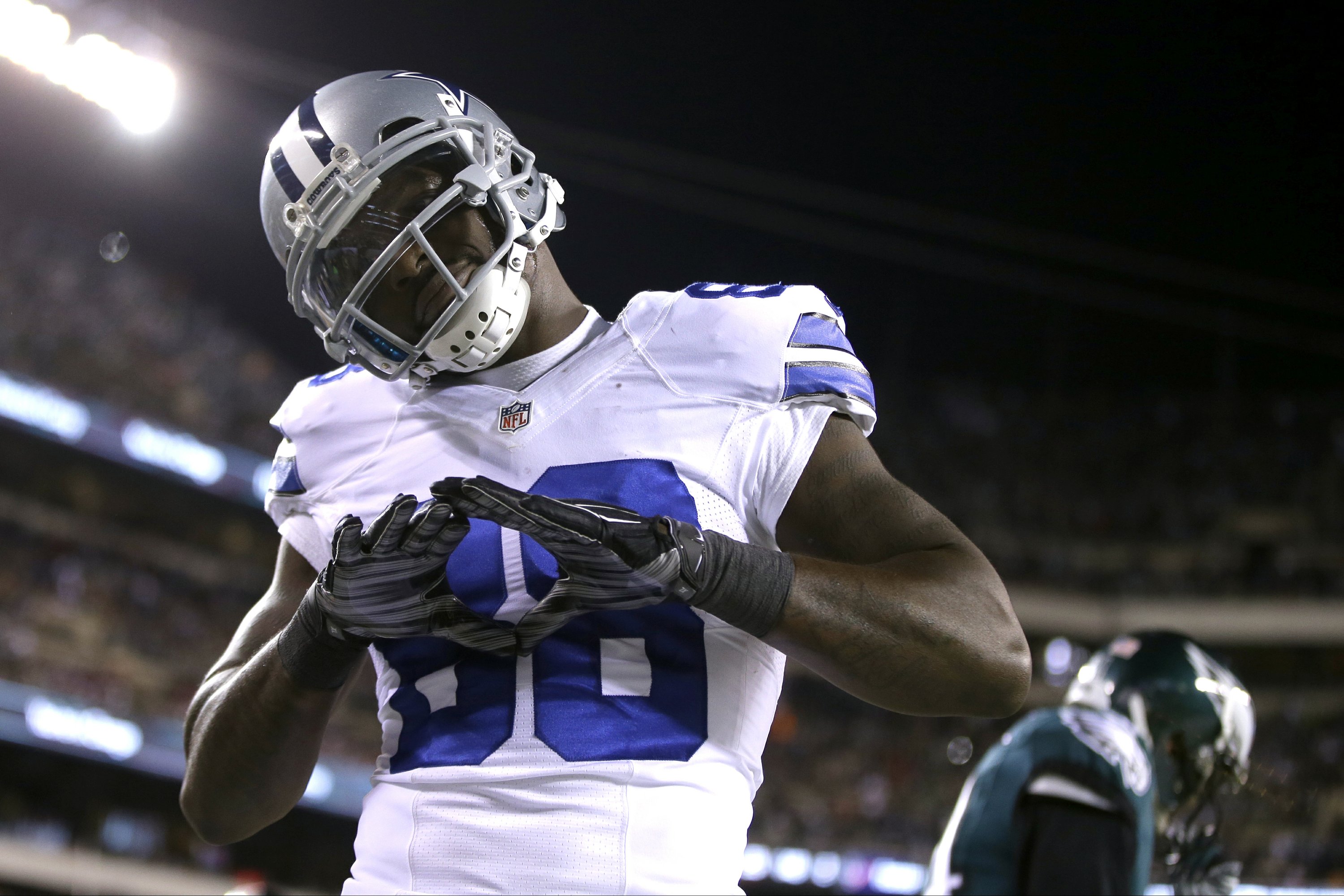 Los Cowboys consiguen triunfo crucial | AP News