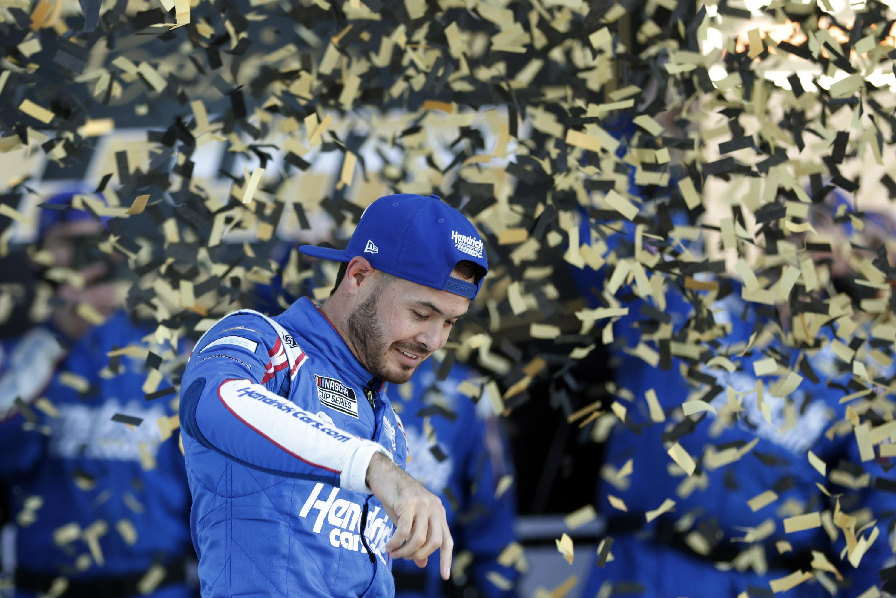 Kyle Larson wins on 17th anniversary of Hendrick plane crash | AP News