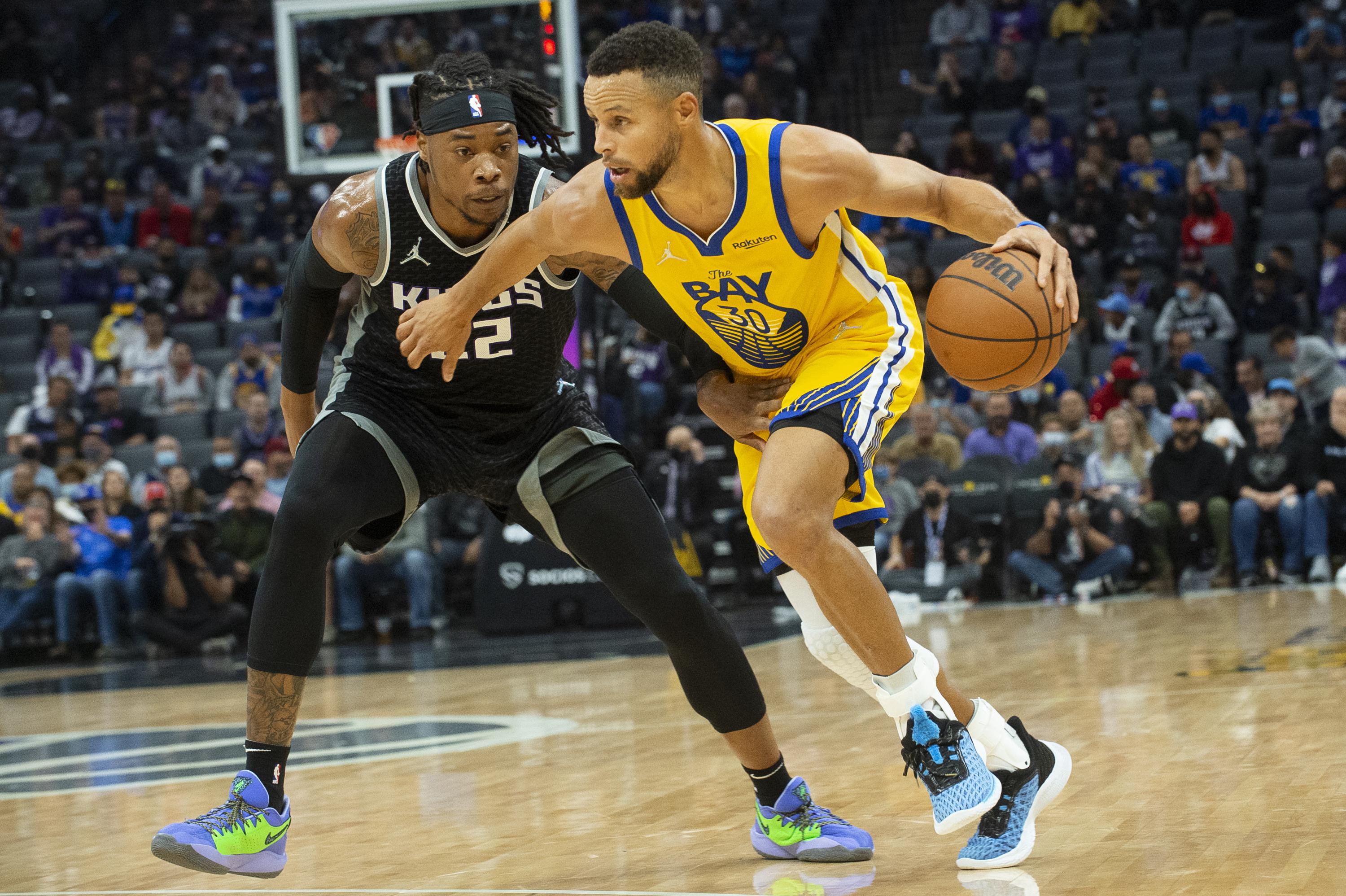 Stephen Curry Dribbling
