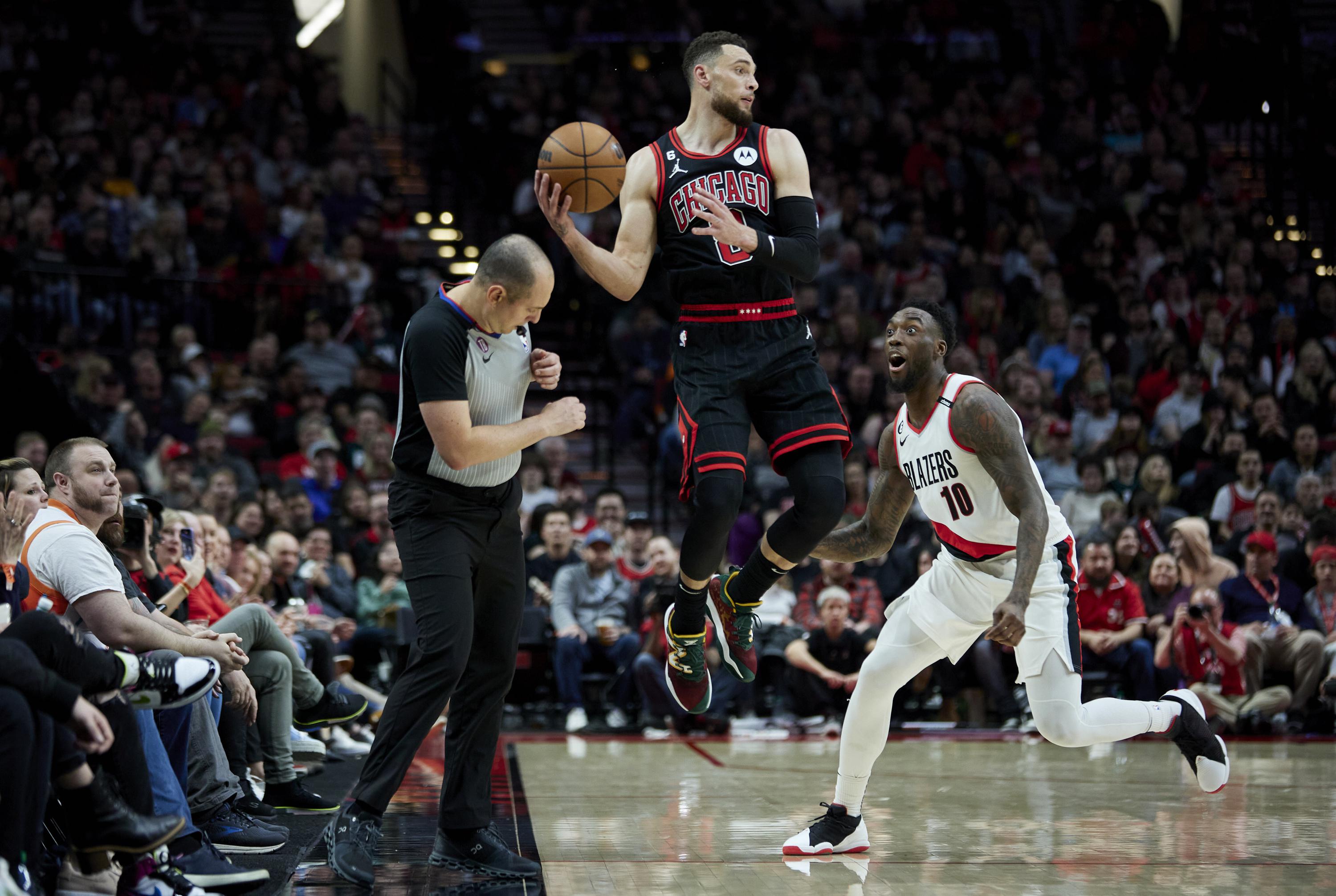 LaVine scores 33, Bulls rout the Trail Blazers 124-96 | AP News