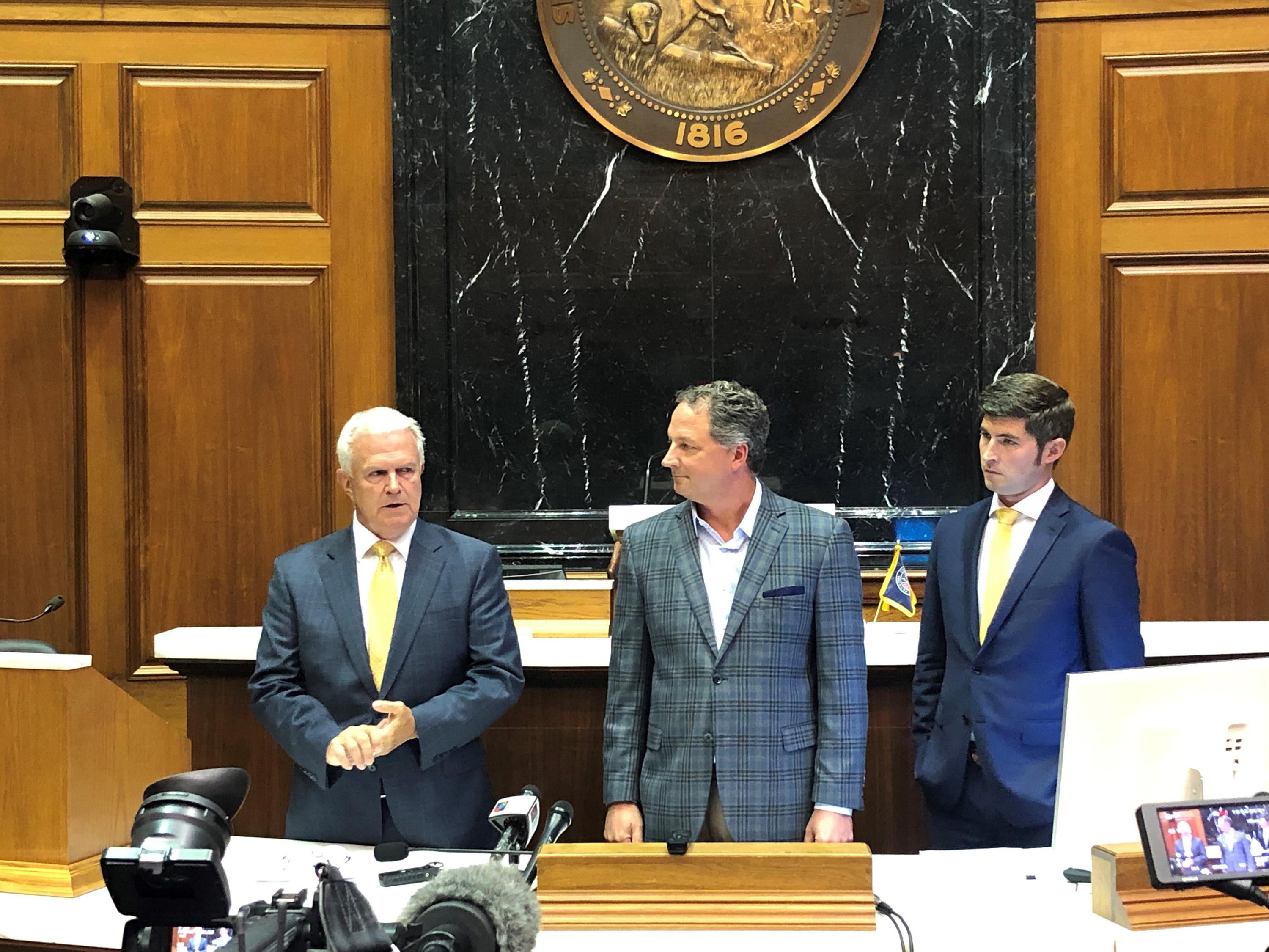 Indiana Republicans defend speedy redistricting approval | AP News