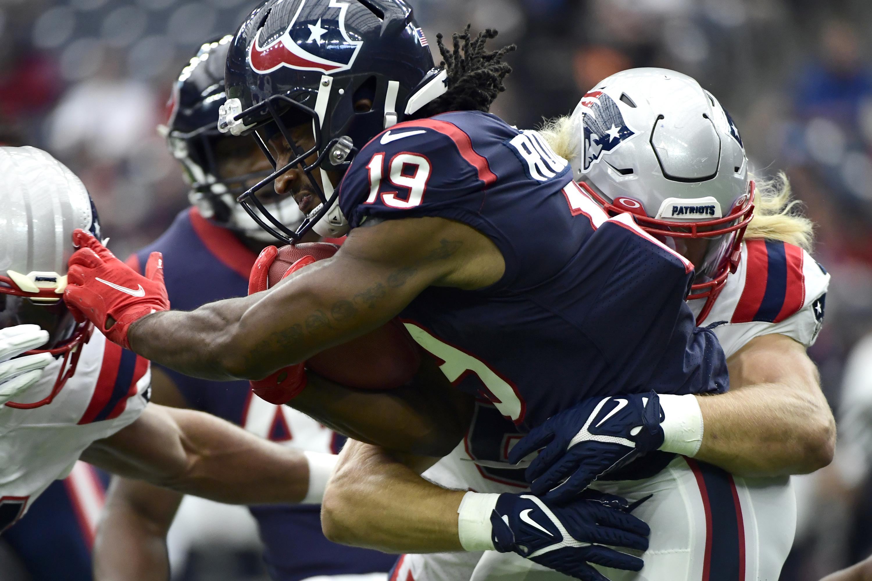 Chargers sign return specialist Andre Roberts | AP News