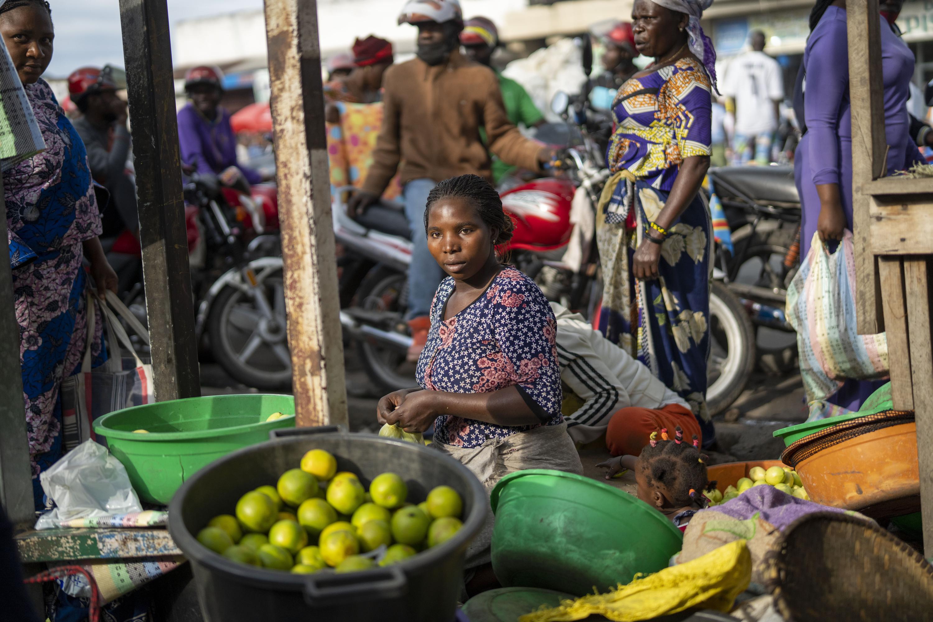 Congo joins East African trade bloc, widening the market | AP News