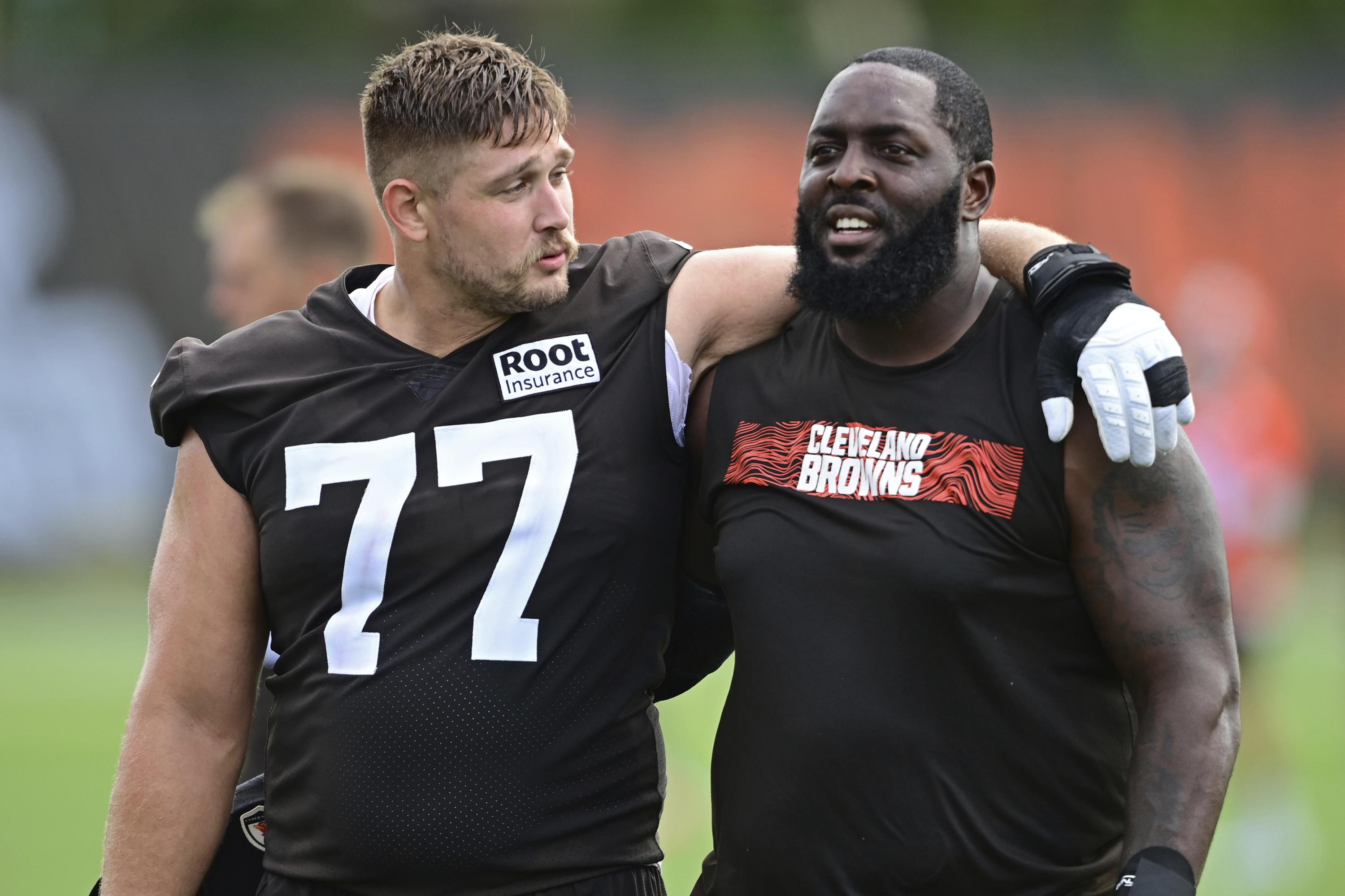 Pro Bowl guard Teller aiming for Browns turnaround | AP News