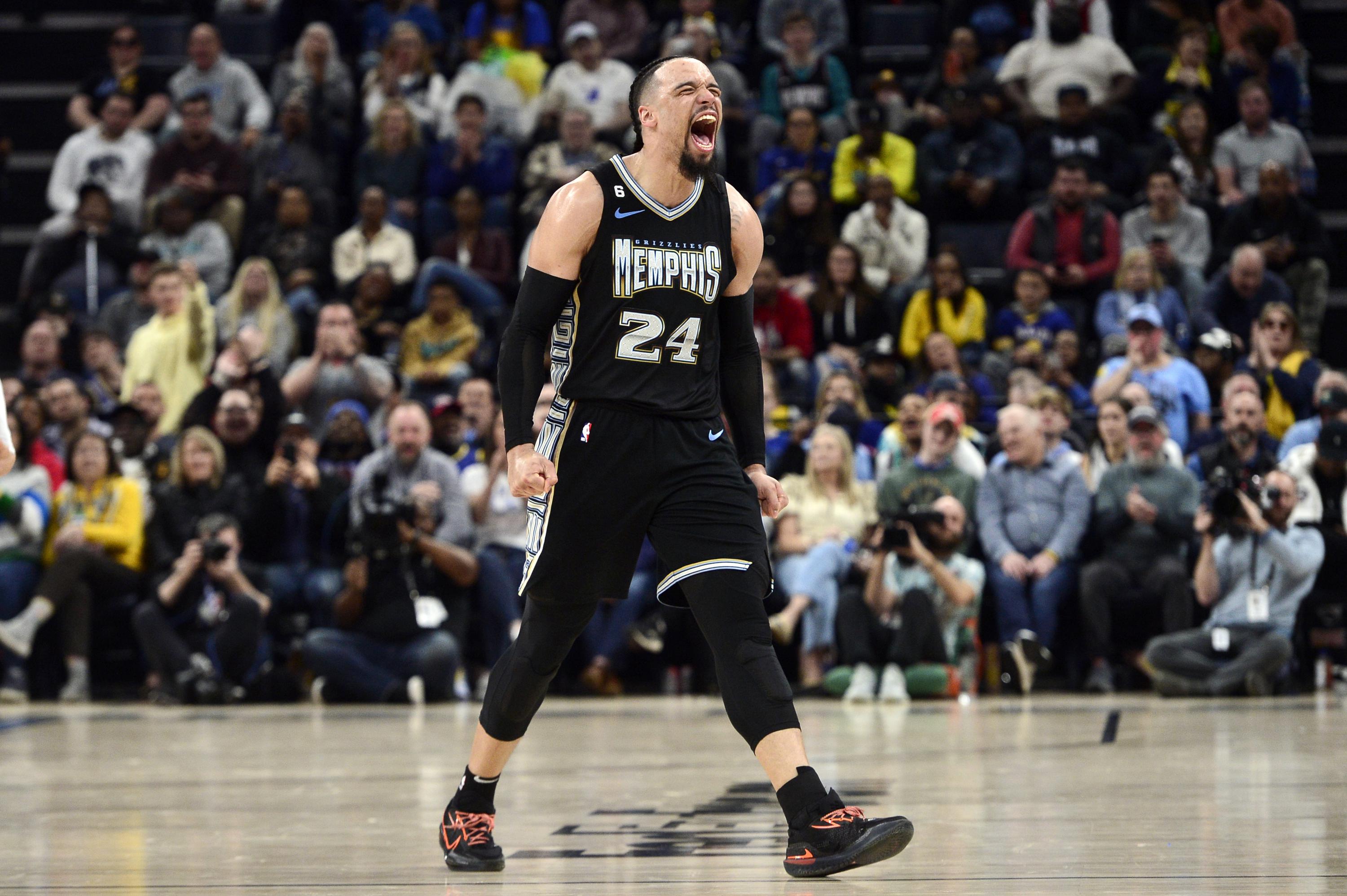 NBA multa a Brooks por empujar a camarógrafo | AP News