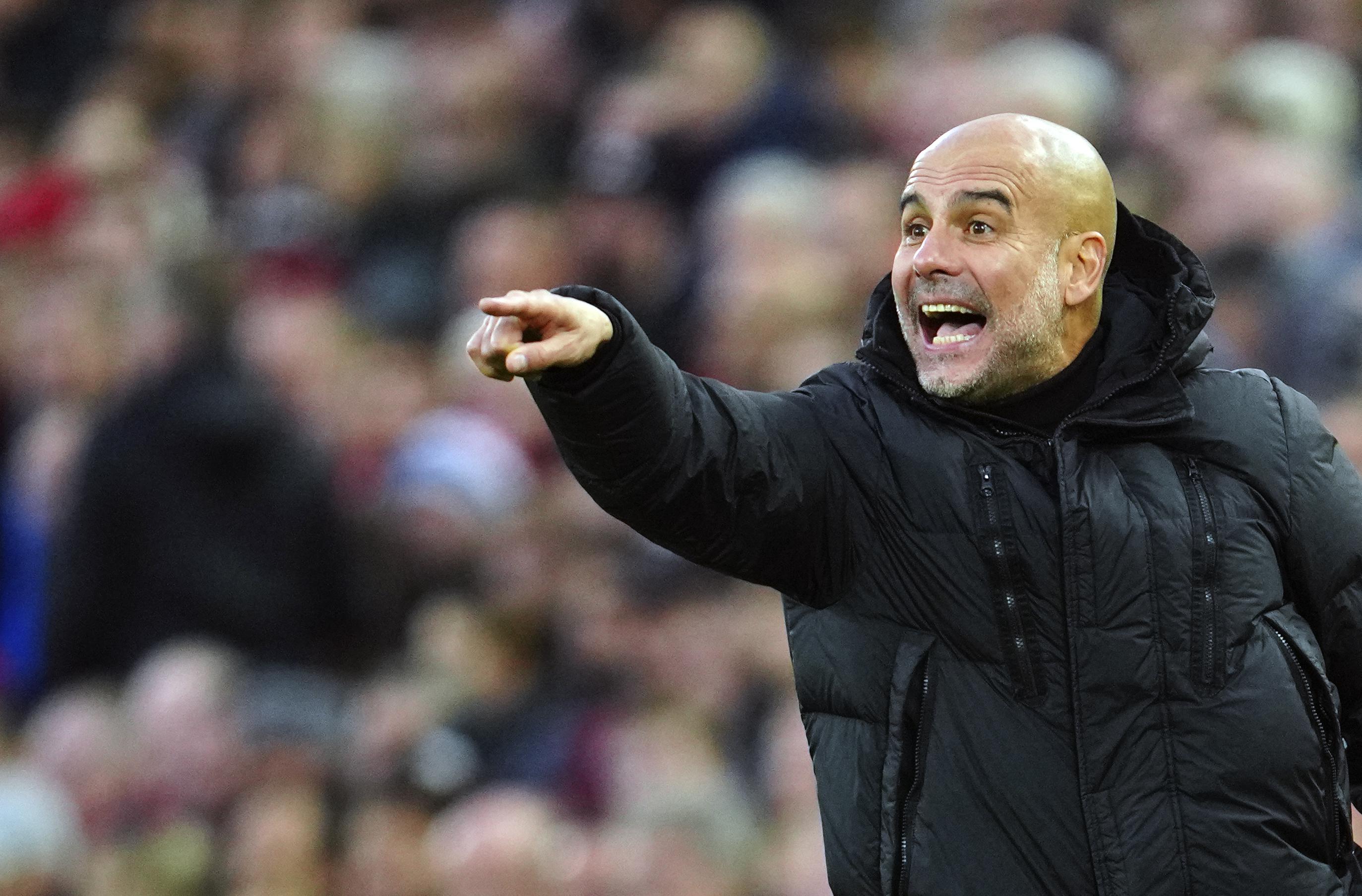 Guardiola asegura que fans de Liverpool le lanzaron monedas | AP News