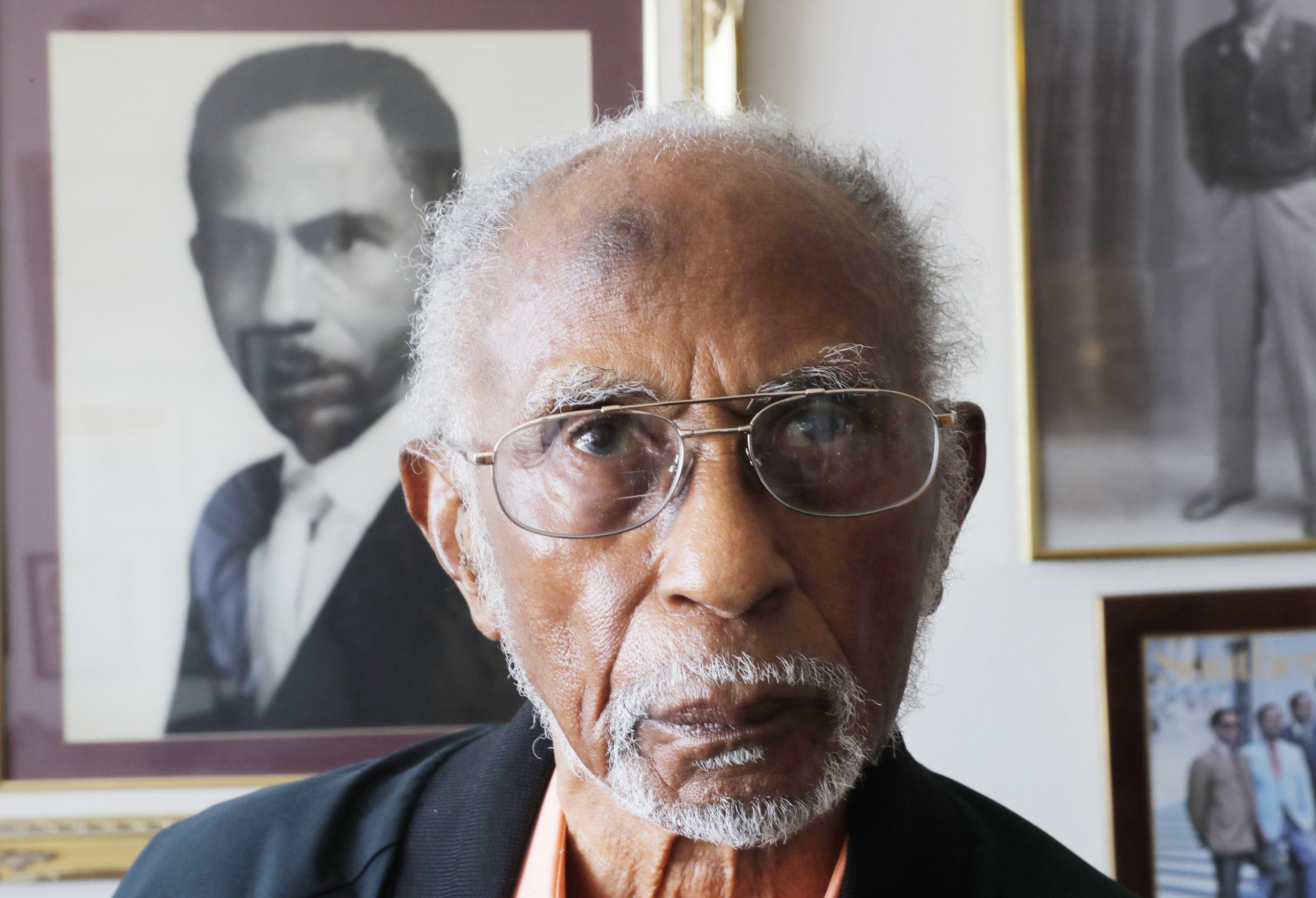 Johnnie Jones, civil rights lawyer and WWII veteran, dies | AP News