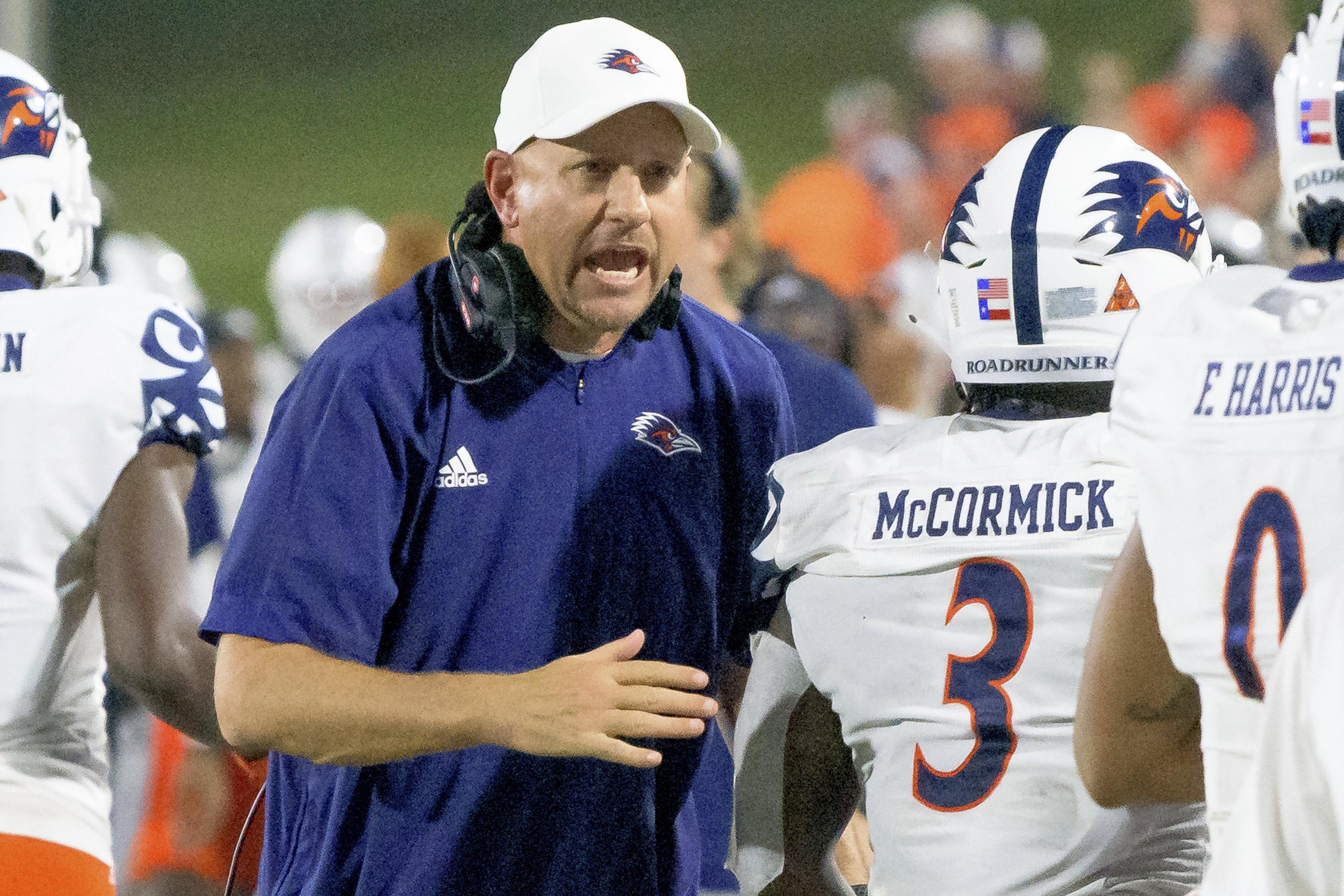 No. 16 UTSA coach Jeff Traylor signs extension through 2031 | AP News