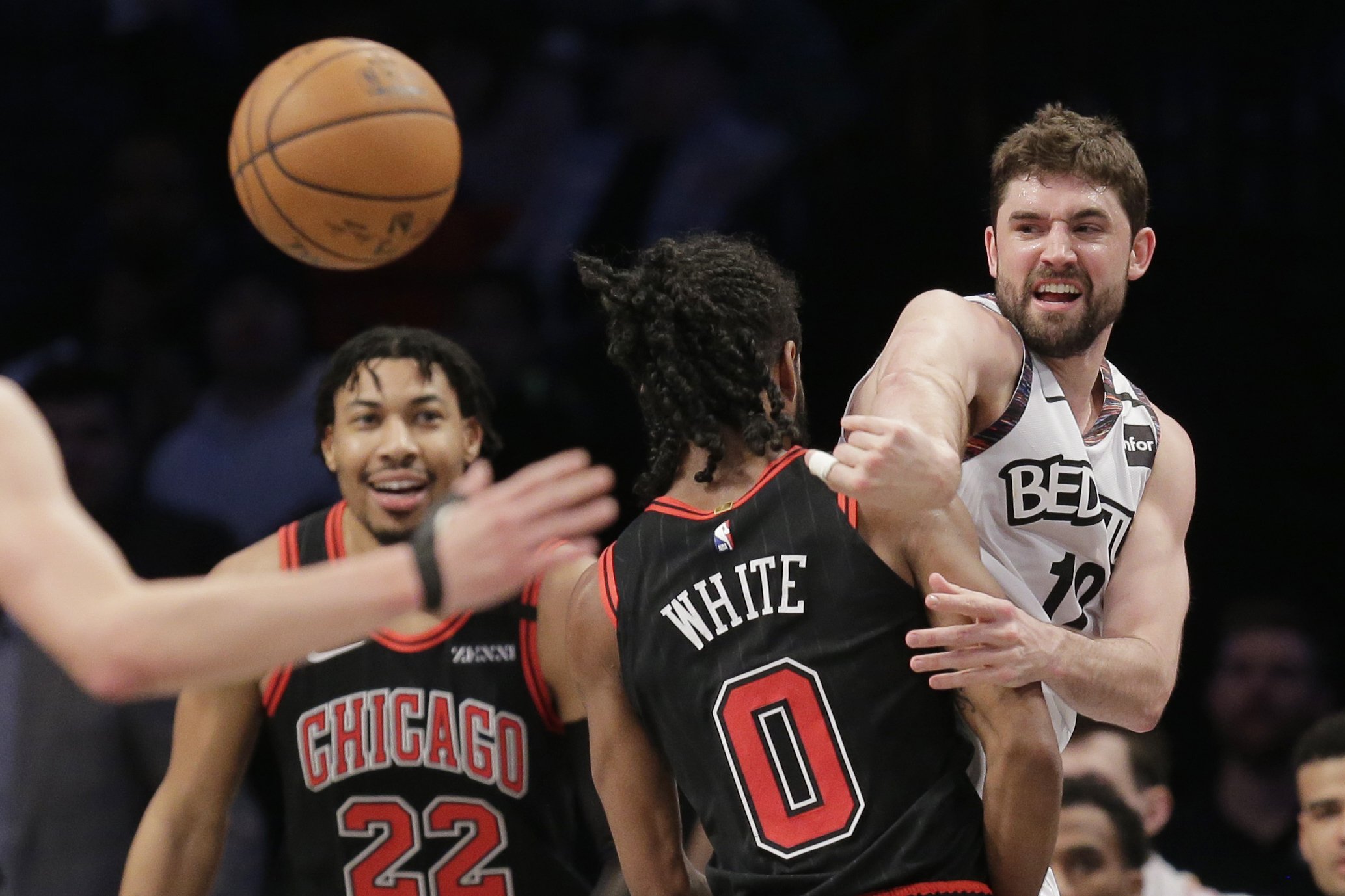 Dinwiddie makes late free throws, Nets beat Bulls 110-107 | AP News