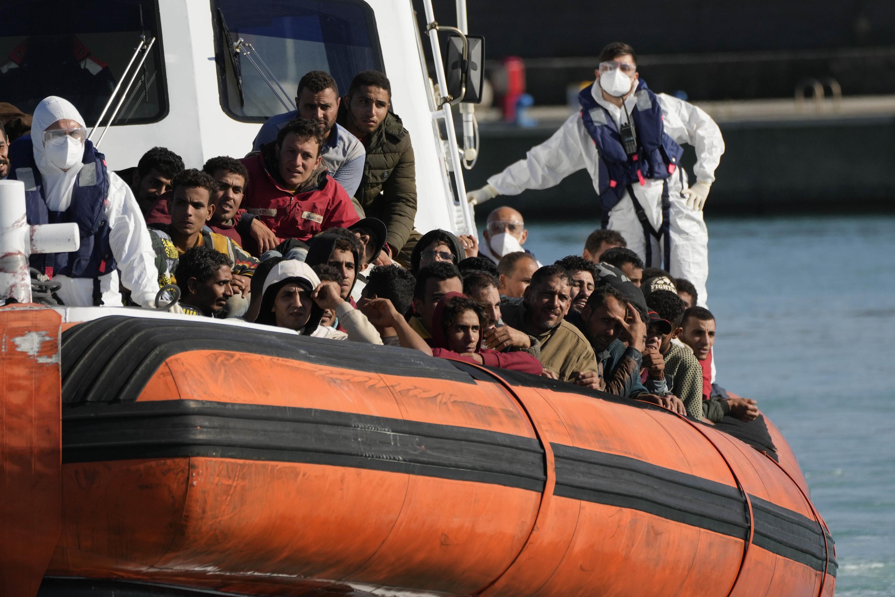 1,600 migrants lost at sea in Mediterranean this year | AP News