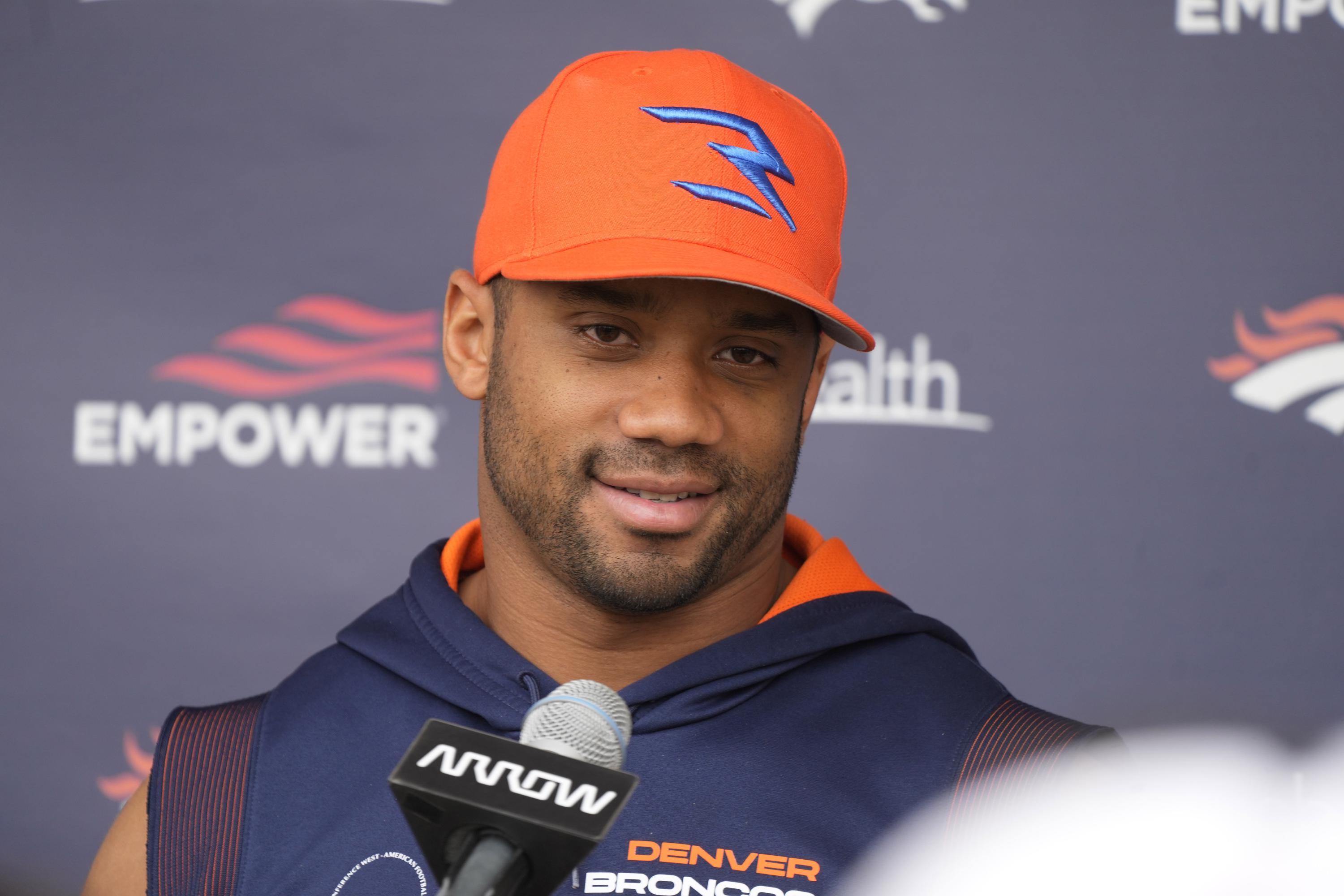 Russell Wilson looks to maintain dominance against 49ers | AP News