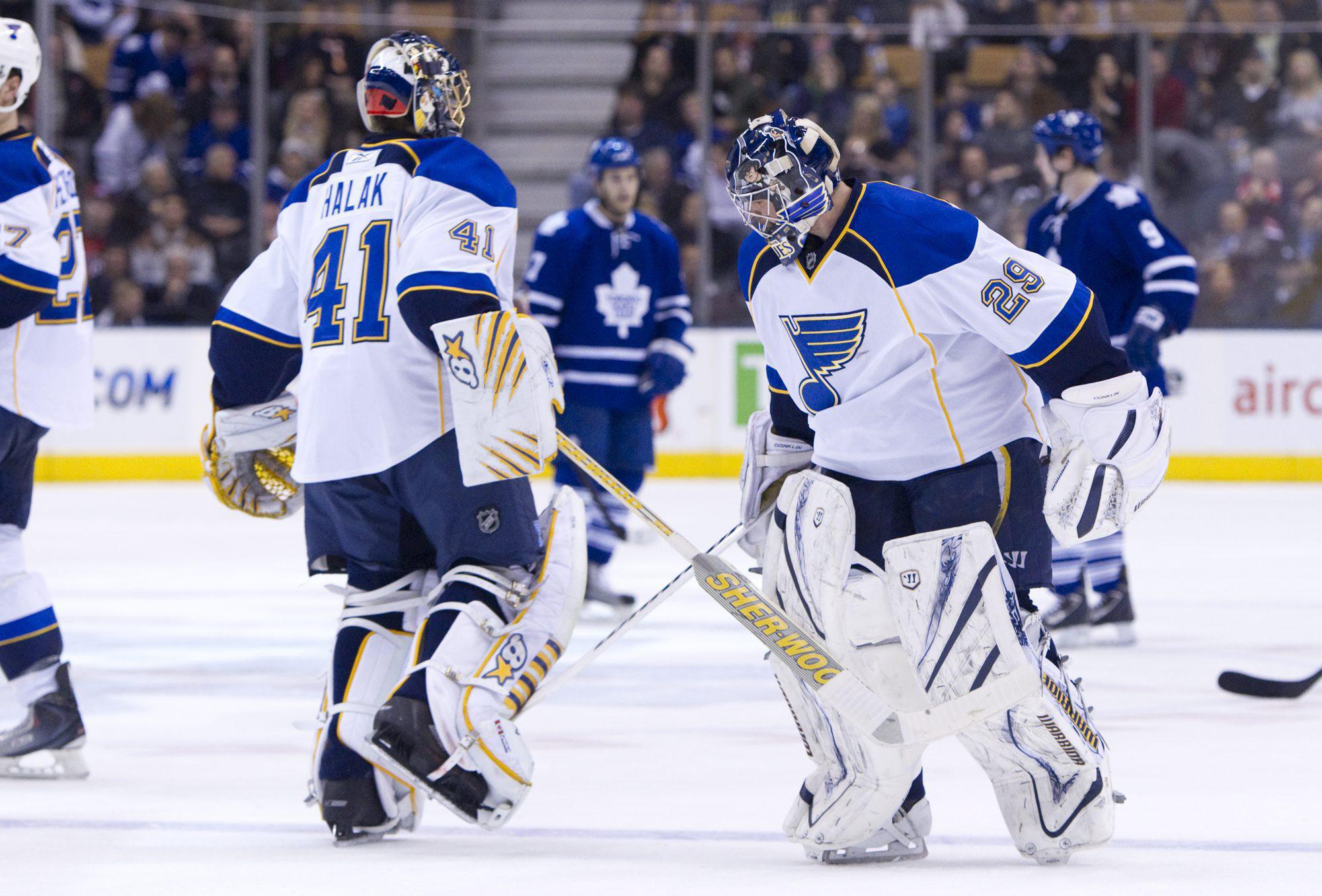 Maple Leafs blow big lead, but beat Blues in SO | AP News