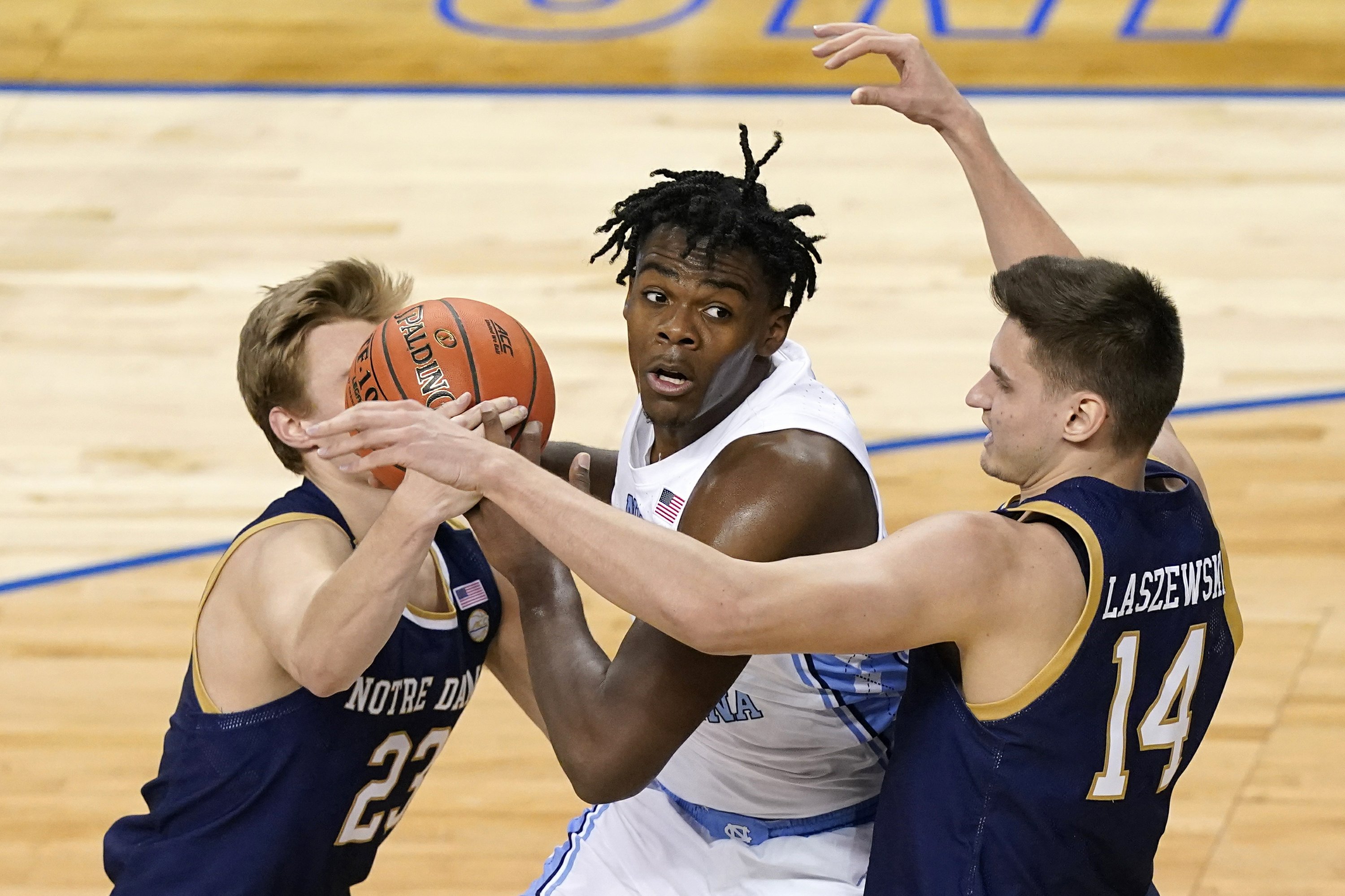 UNC freshman big man Day'Ron Sharpe declares for NBA draft | AP News