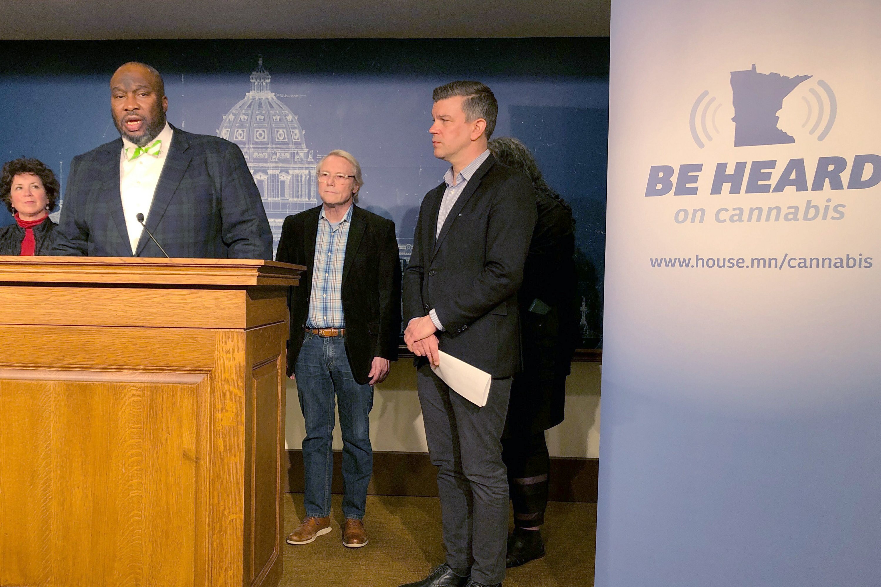 Minnesota Democratic lawmakers to push for legal marijuana | AP News