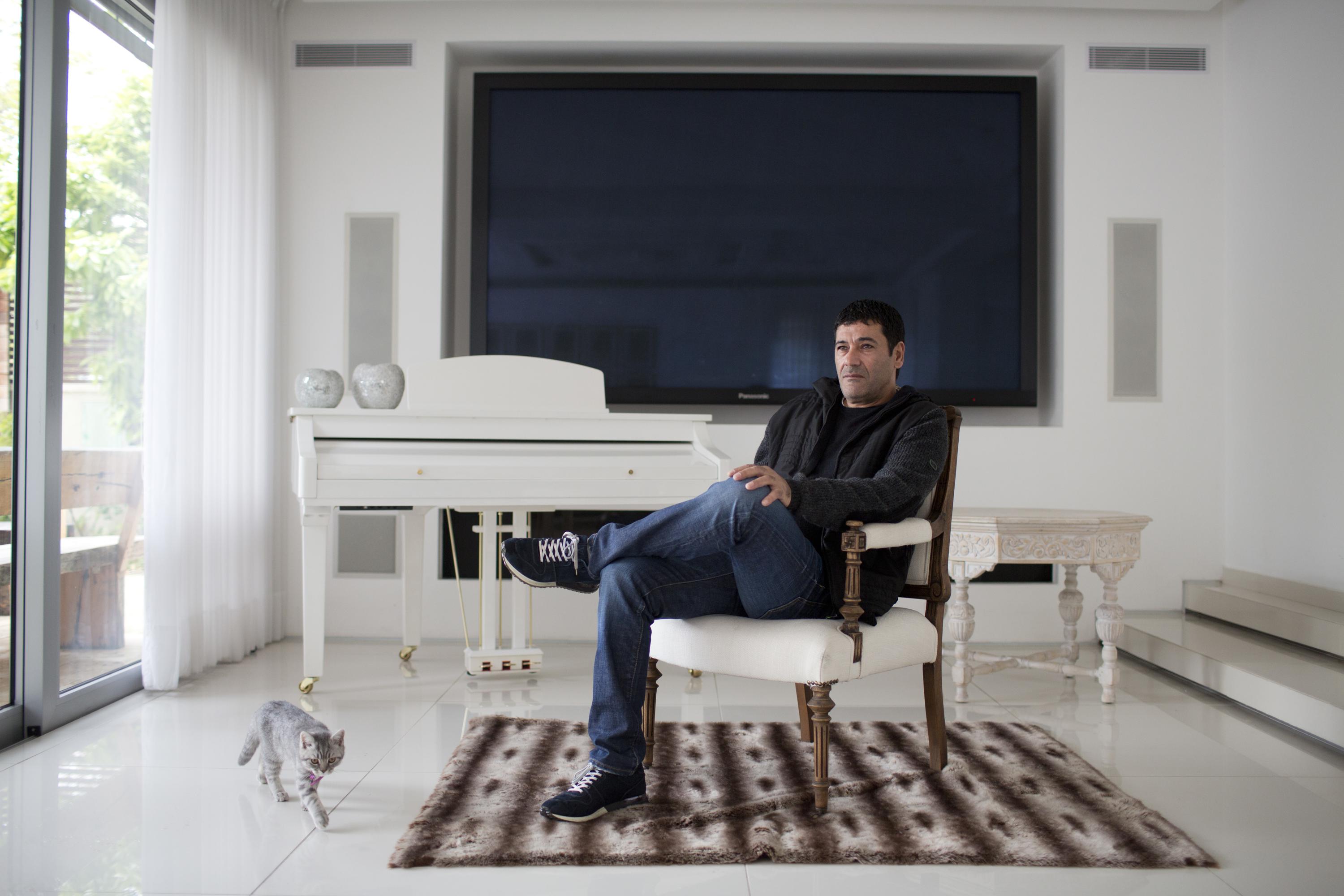 AP Investigation: How con man used China to launder millions | AP News