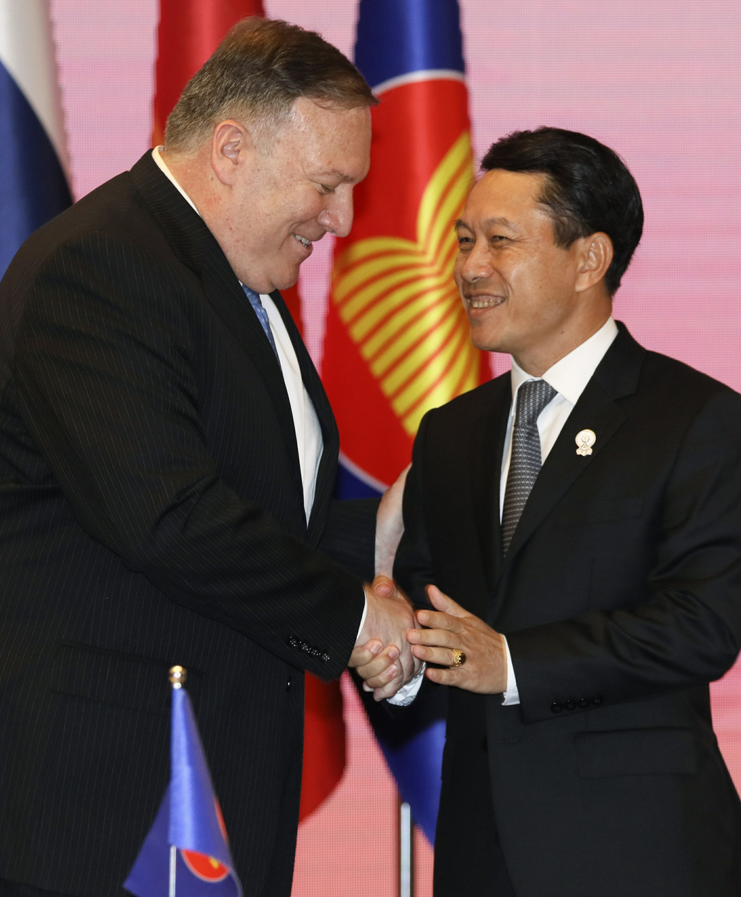 Pompeo says US not asking Asia to take sides against China | AP News