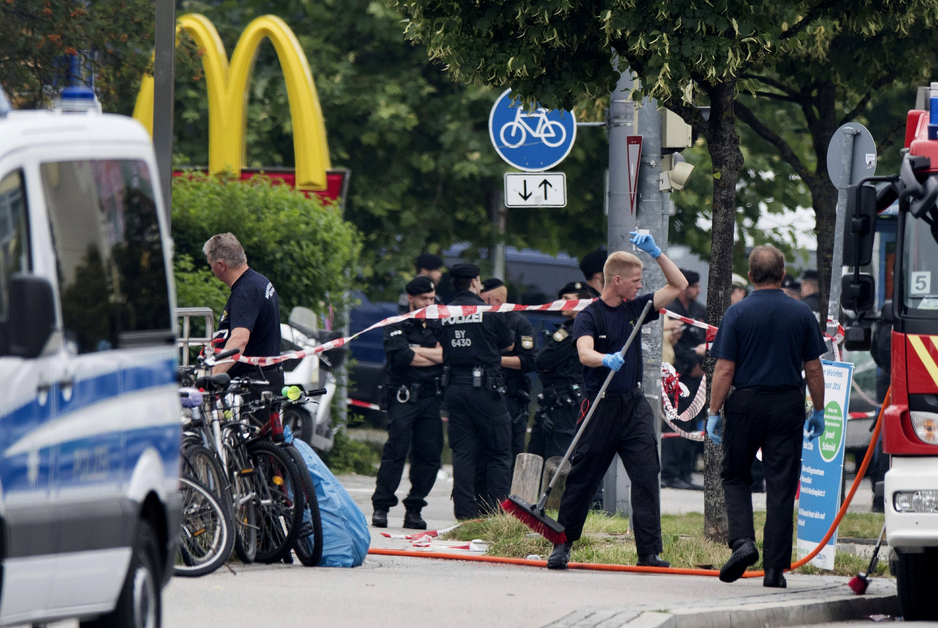 German authorities say 2016 shooting had far-right motives | AP News
