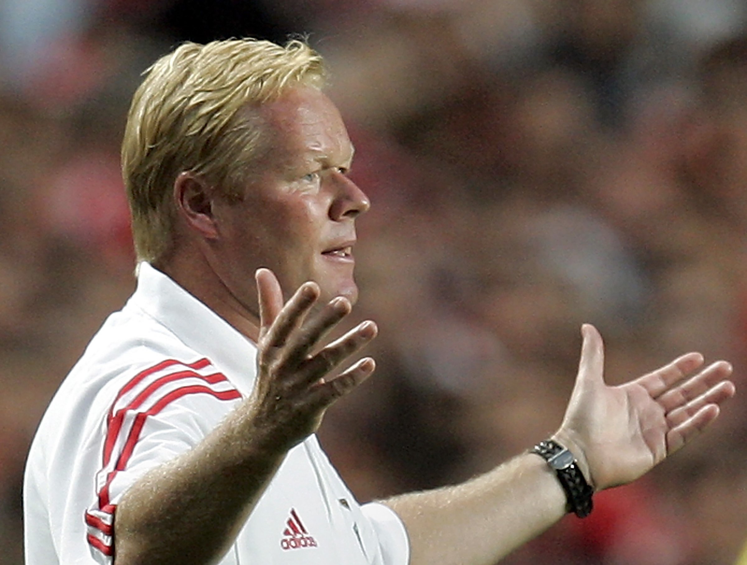 Netherlands coach Koeman undergoes heart procedure | AP News