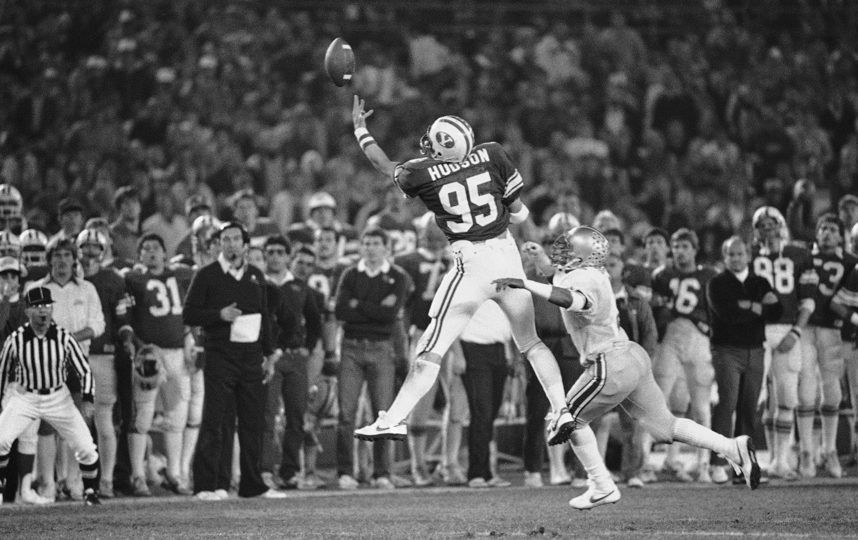 BYU All-American tight end Gordon Hudson dies at 59 | AP News