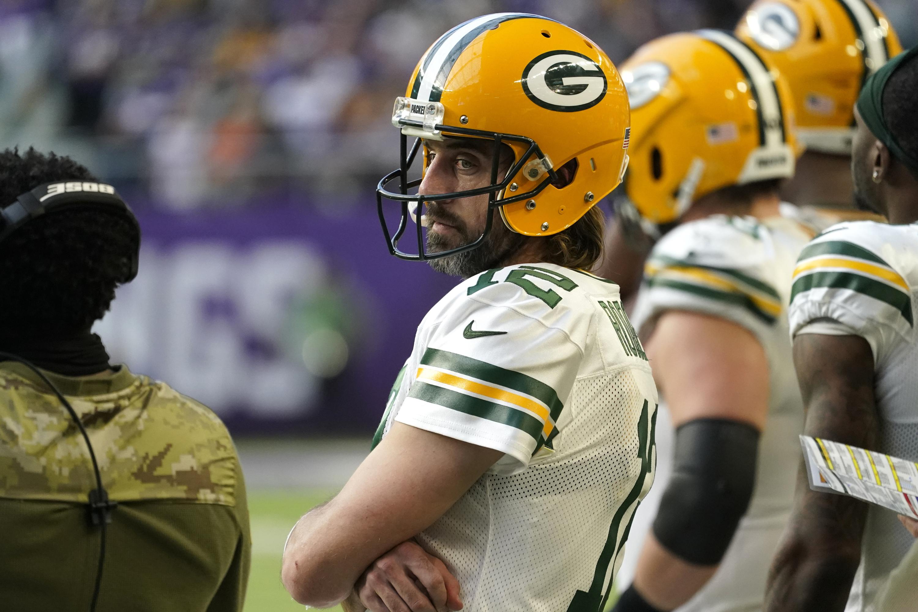 Rodgers jugará el domingo aunque no entrenó toda la semana | AP News