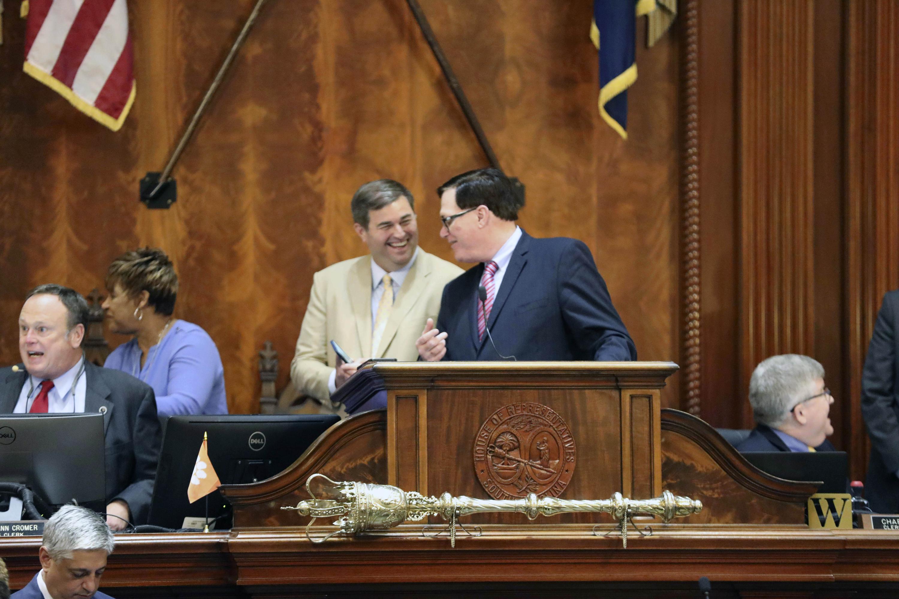 Frenetic last SC General Assembly day sees trustee bill fail | AP News