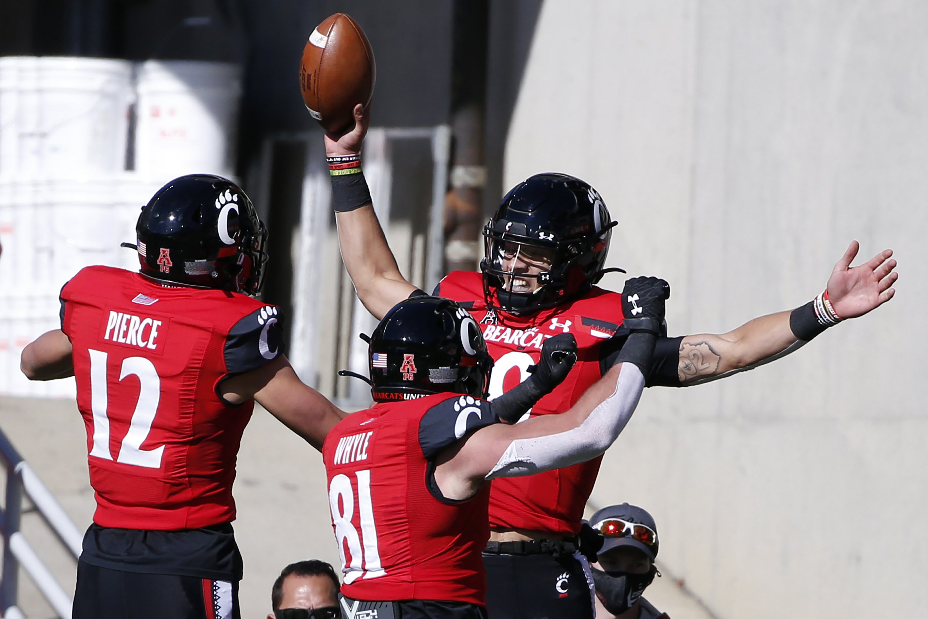 No. 7 Cincinnati bracing for challenge from AAC rival UCF | AP News