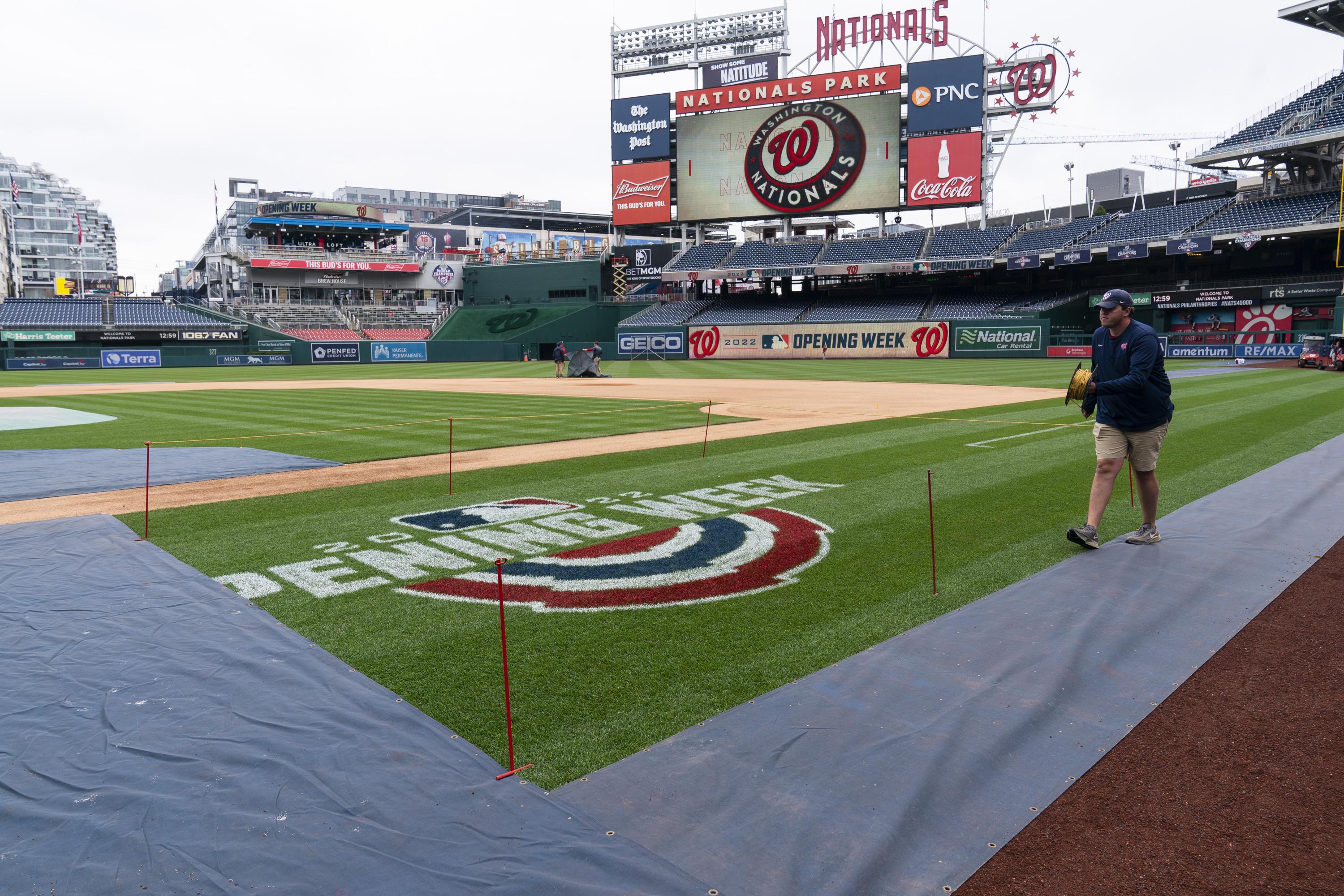 Mets-Nationals start pushed back 3 hours because of forecast | AP News