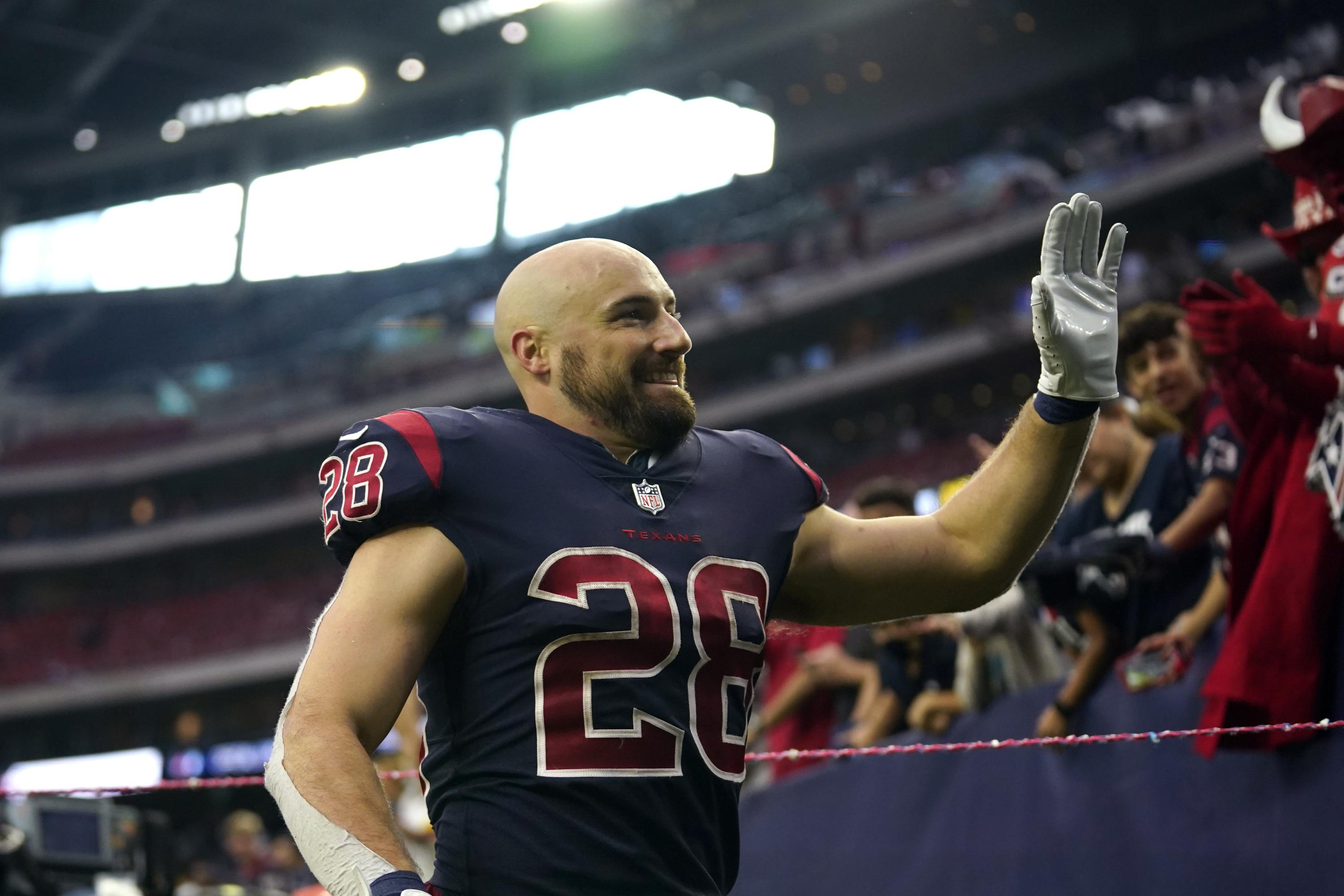 Texans two-step around COVID roster shuffle for a win | AP News